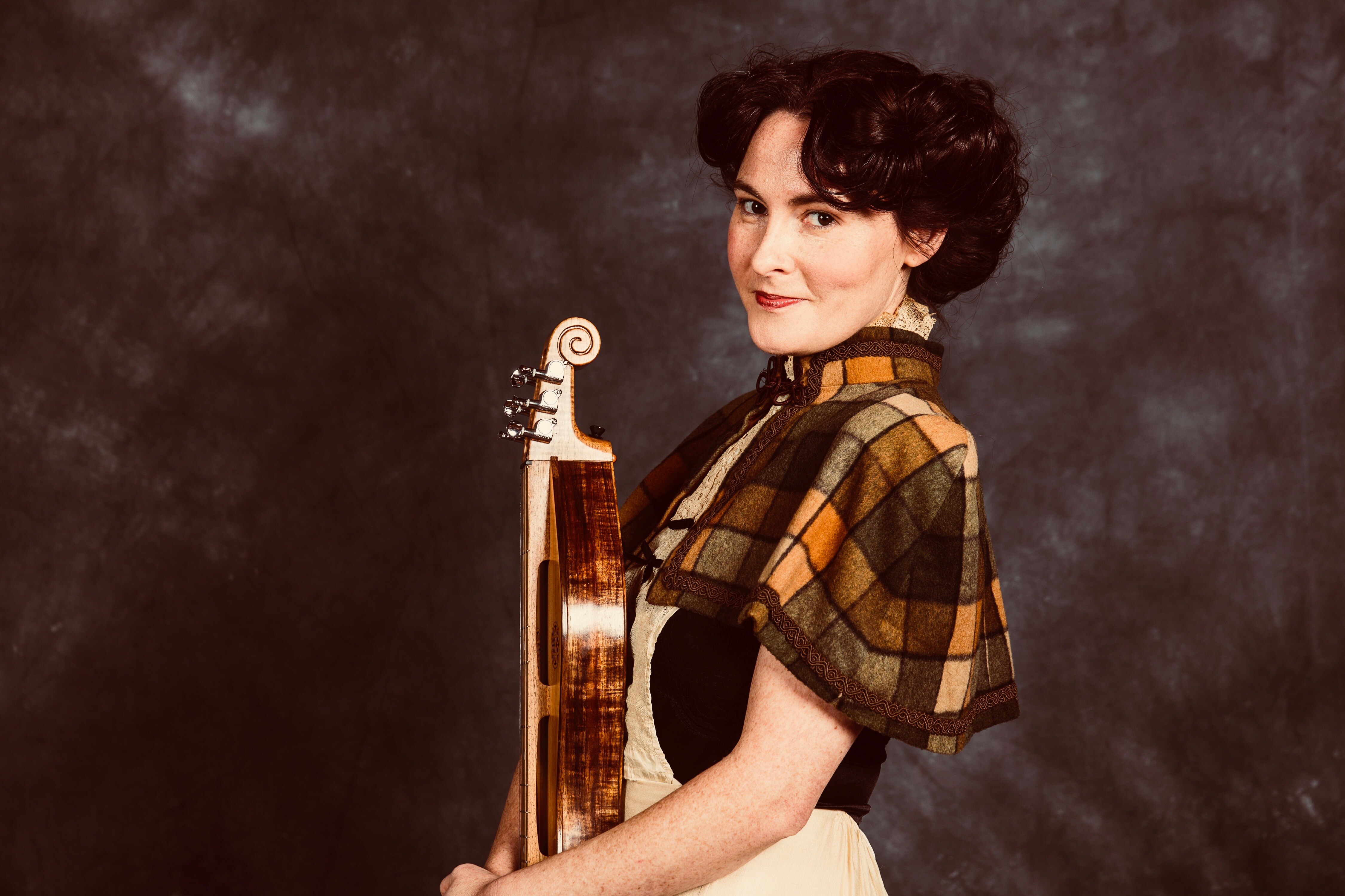 Folk singer-songwriter Ami Williamson - ABC listen