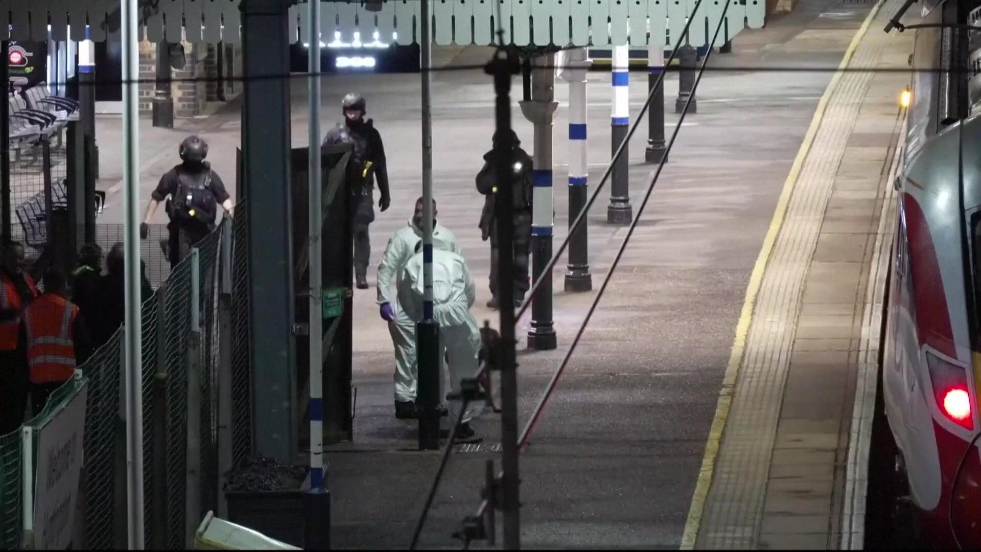 Police stop train at Huntingdon Station after mass stabbing - ABC News