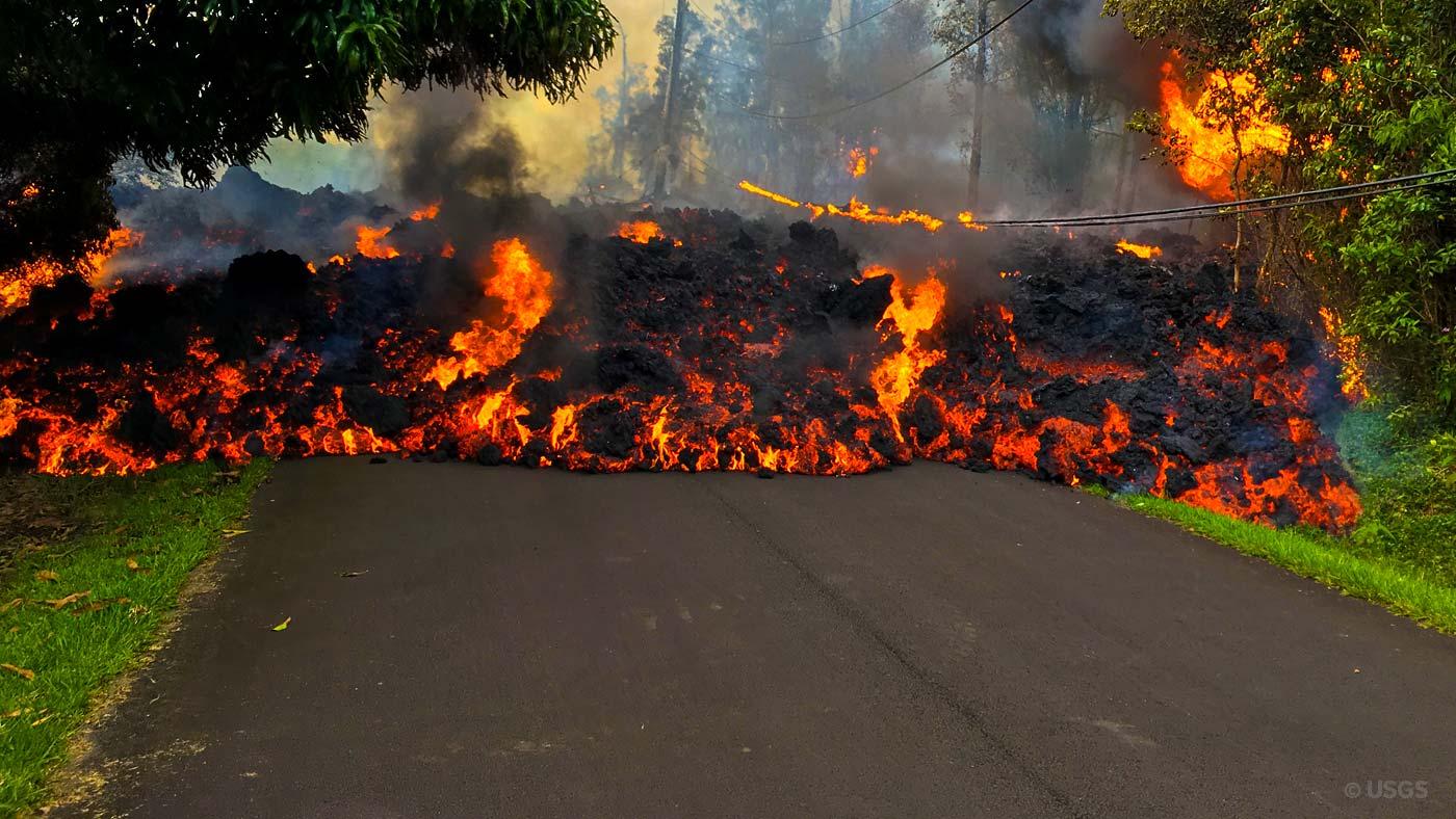 Volcanoes Explained - Behind The News