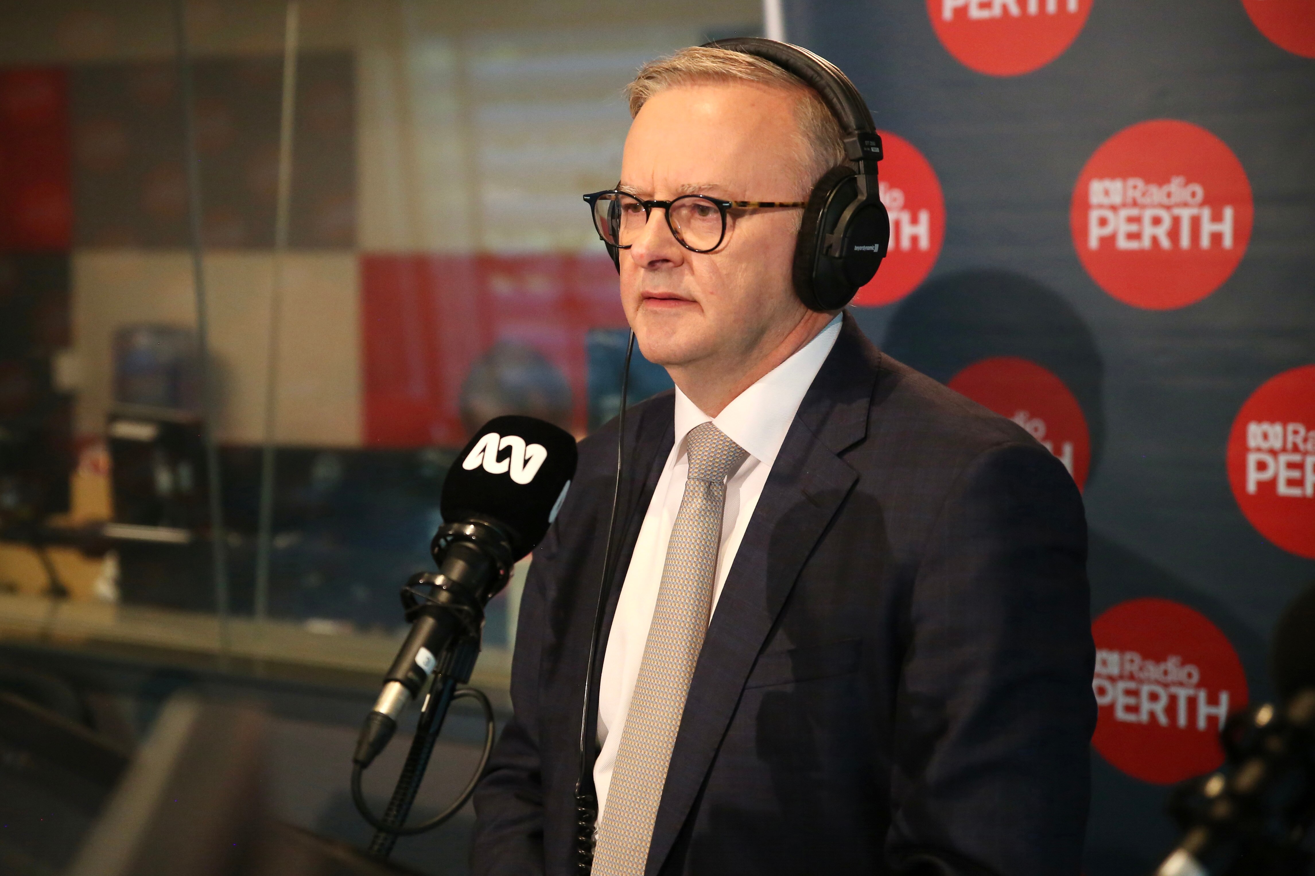 Serco immigration detention workers vote to strike across the country ...