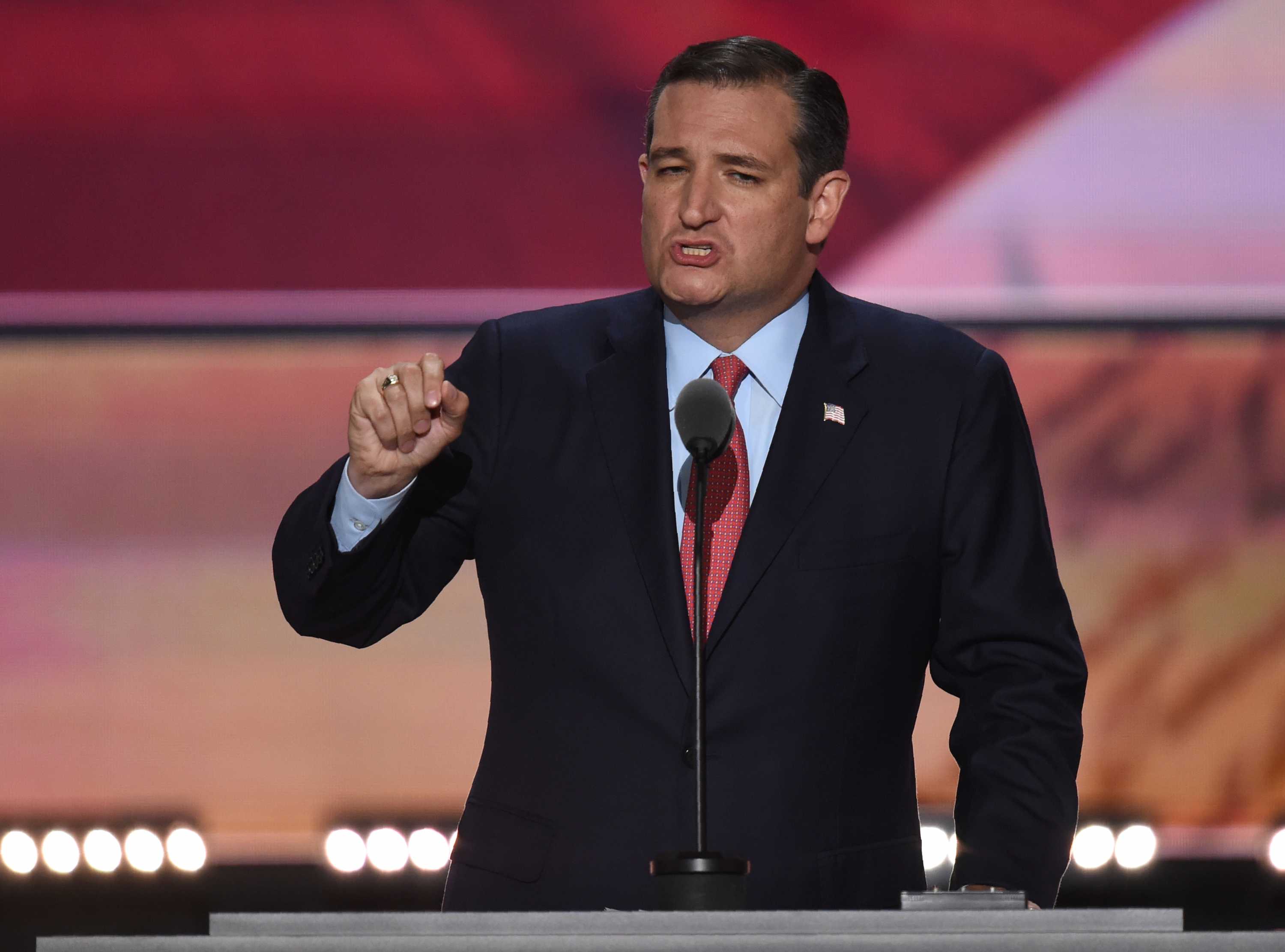 Republican convention: Defiant Ted Cruz says he won't be 'servile puppy ...