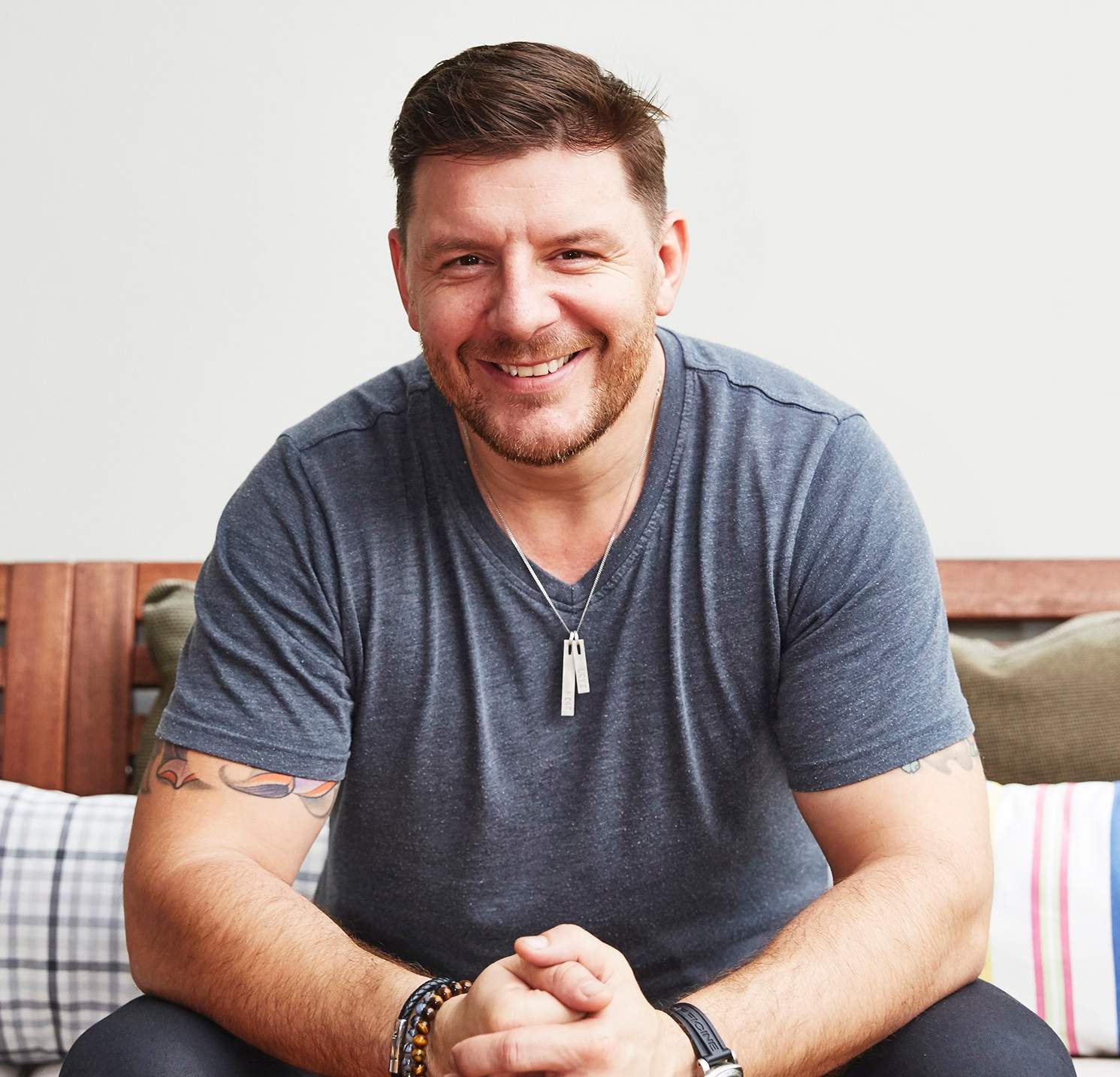 Manu Feildel dishes out his recipes and reads a little romantic fiction ...