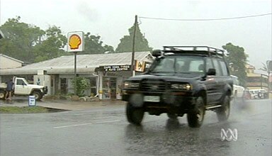 Ingrid tracks away from Darwin - ABC News