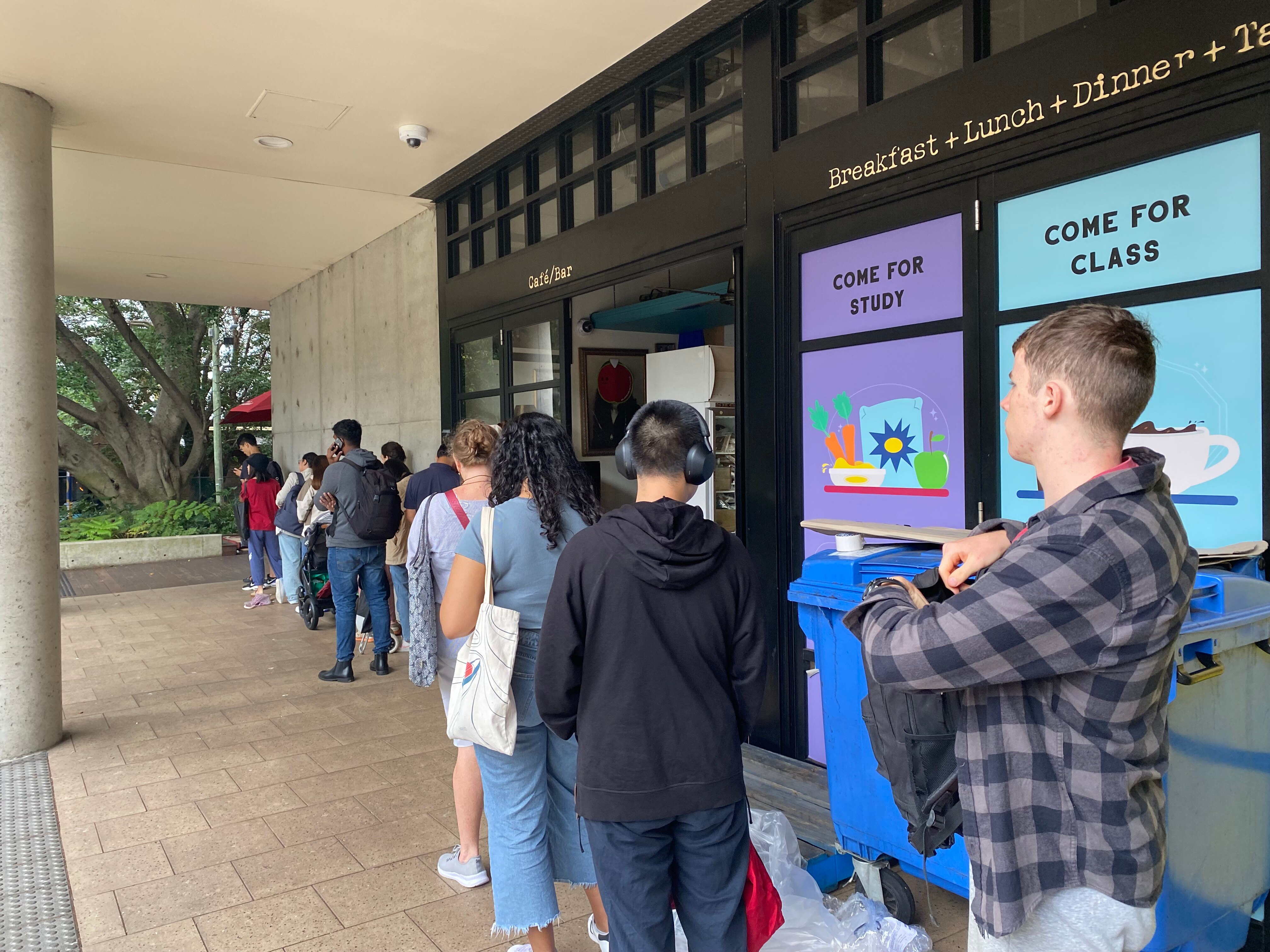 Uni students are lining up for free food and struggling to pay rent ...
