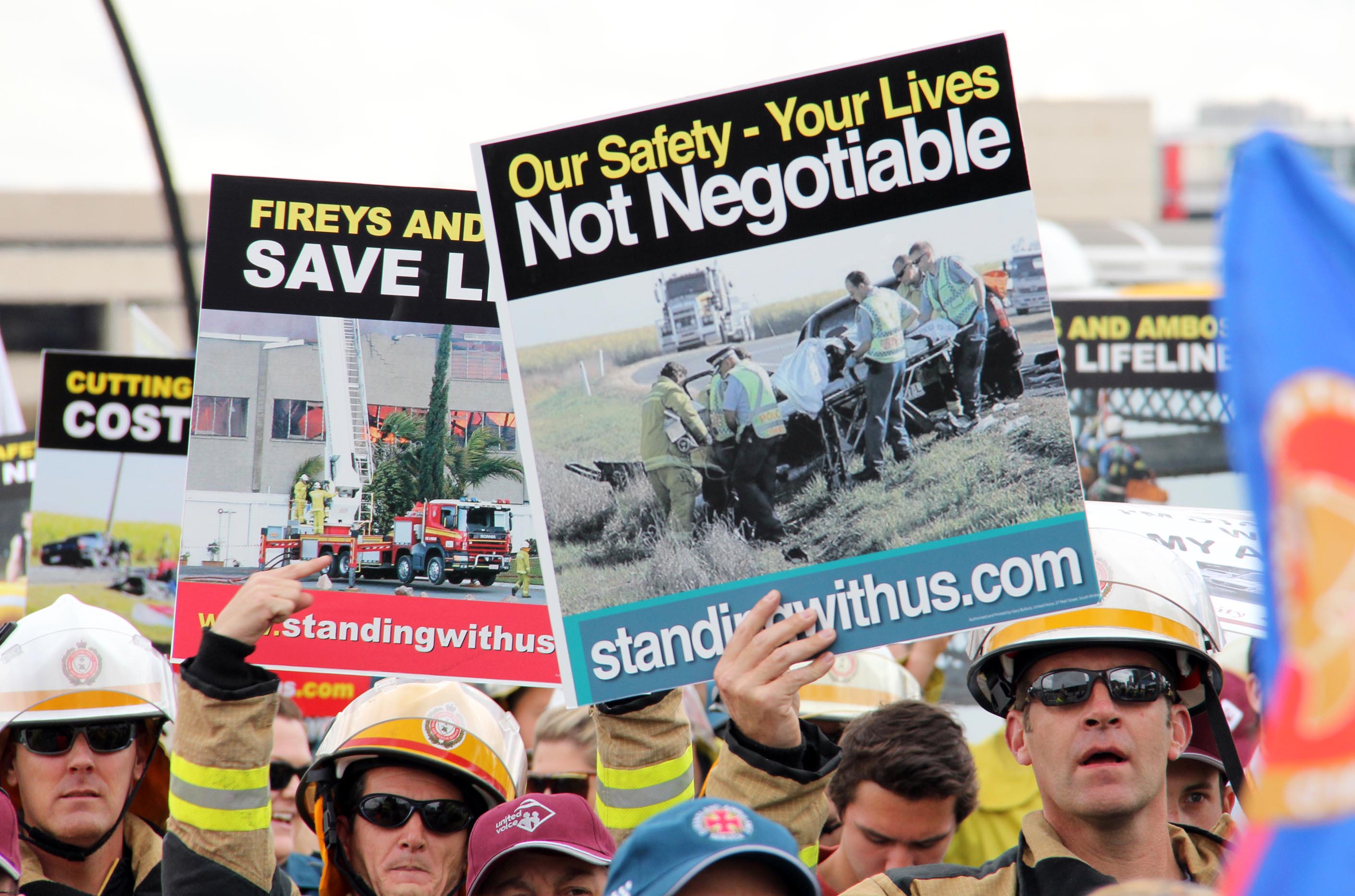 Qld firefighters to stage industrial action against cuts - ABC News