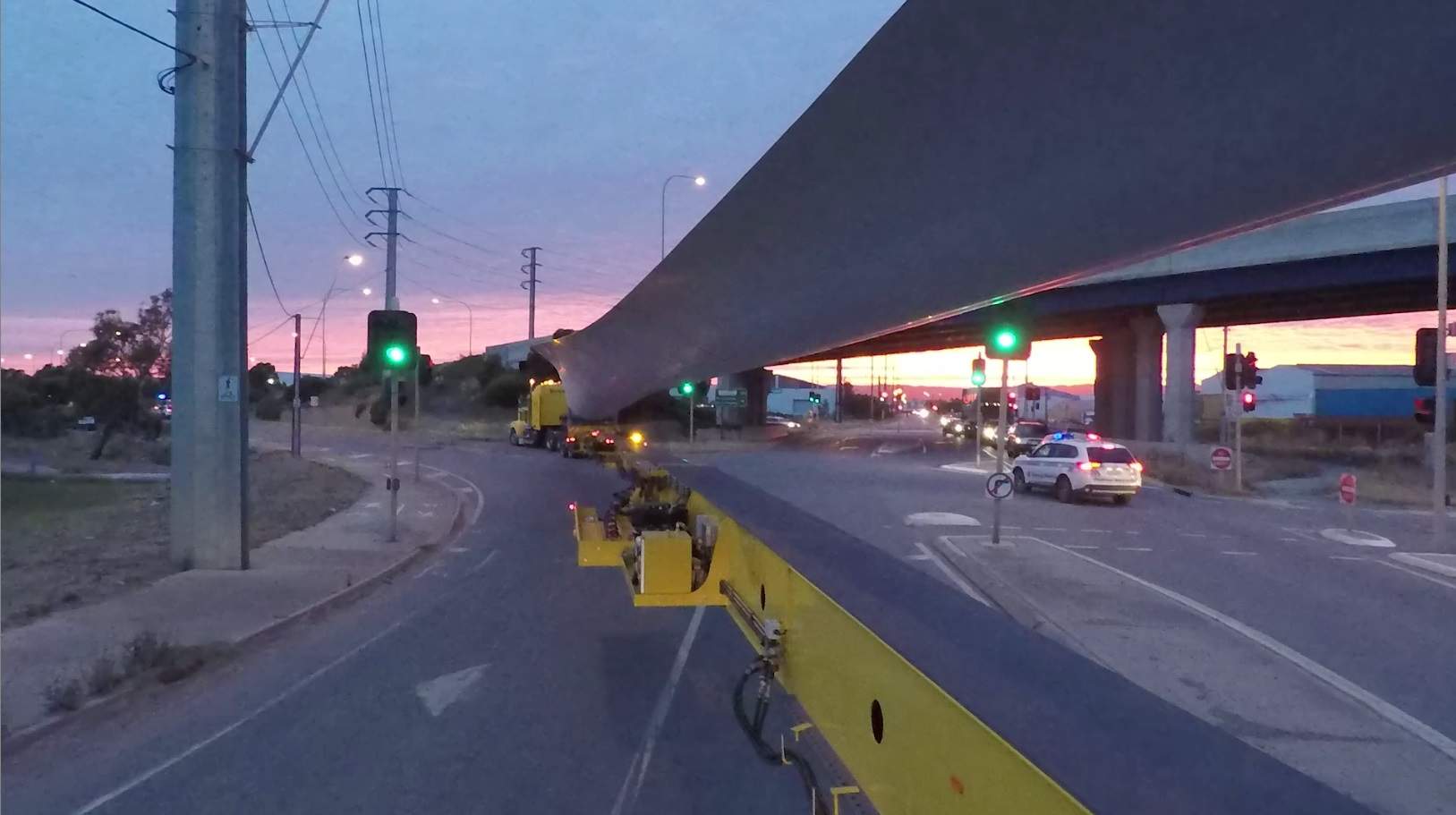 Australia's biggest wind turbine blades trucked 530km to far west NSW ...