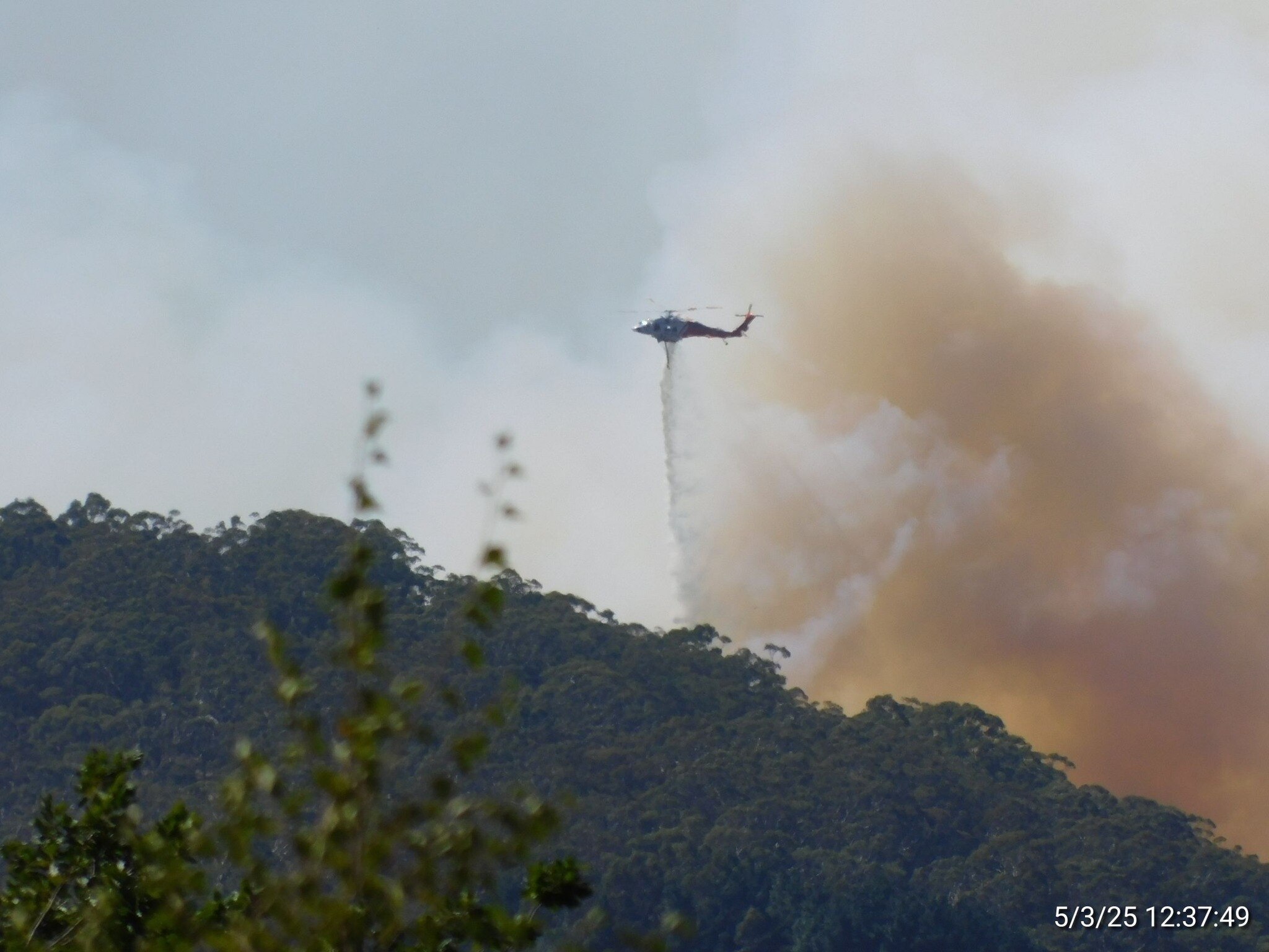 Two fires burning around Ballarat now contained - ABC News