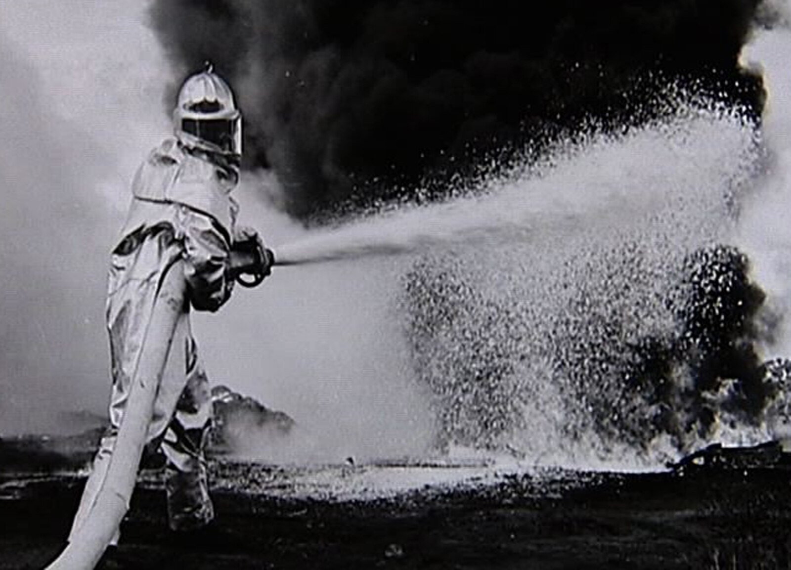 Former RAAF firefighters exposed to toxic chemicals - ABC News