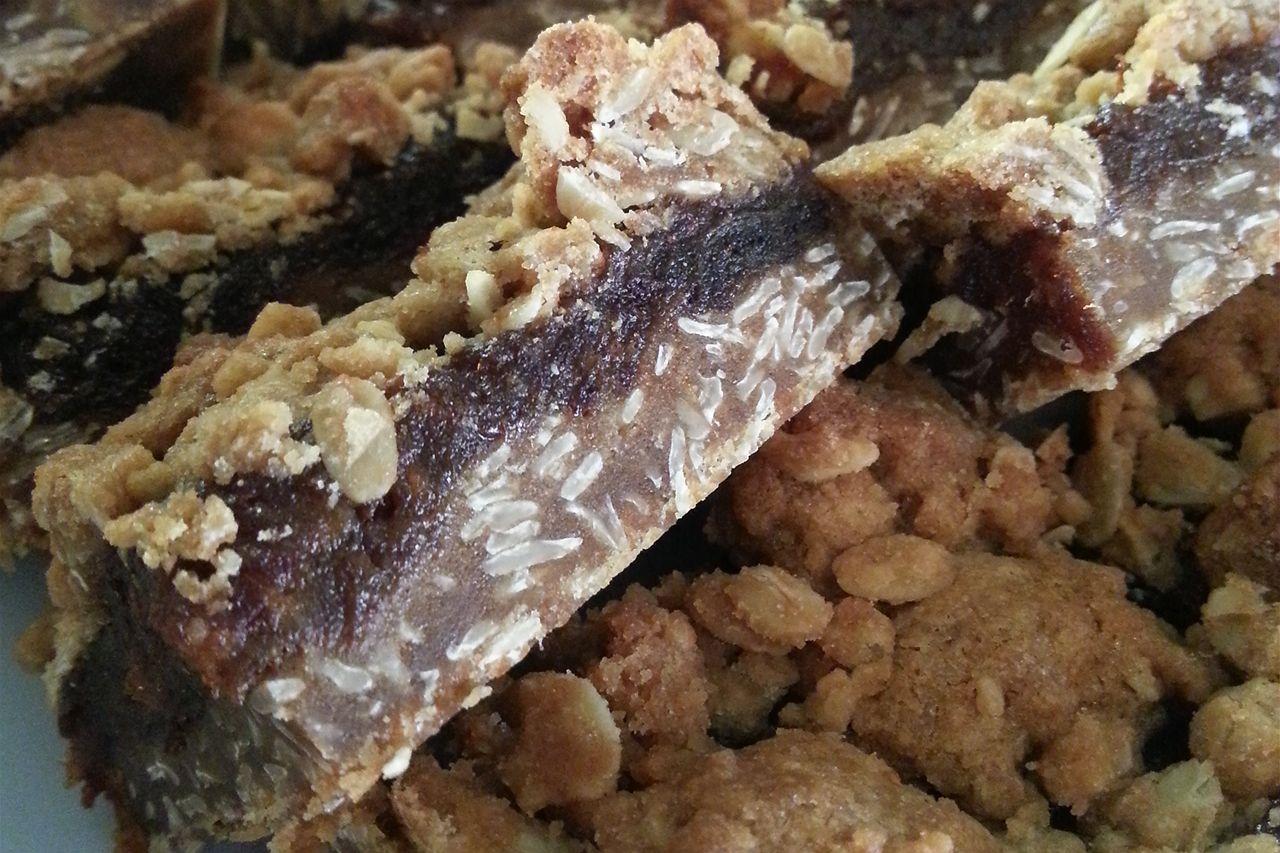 Ginger date crumble slice - ABC Everyday