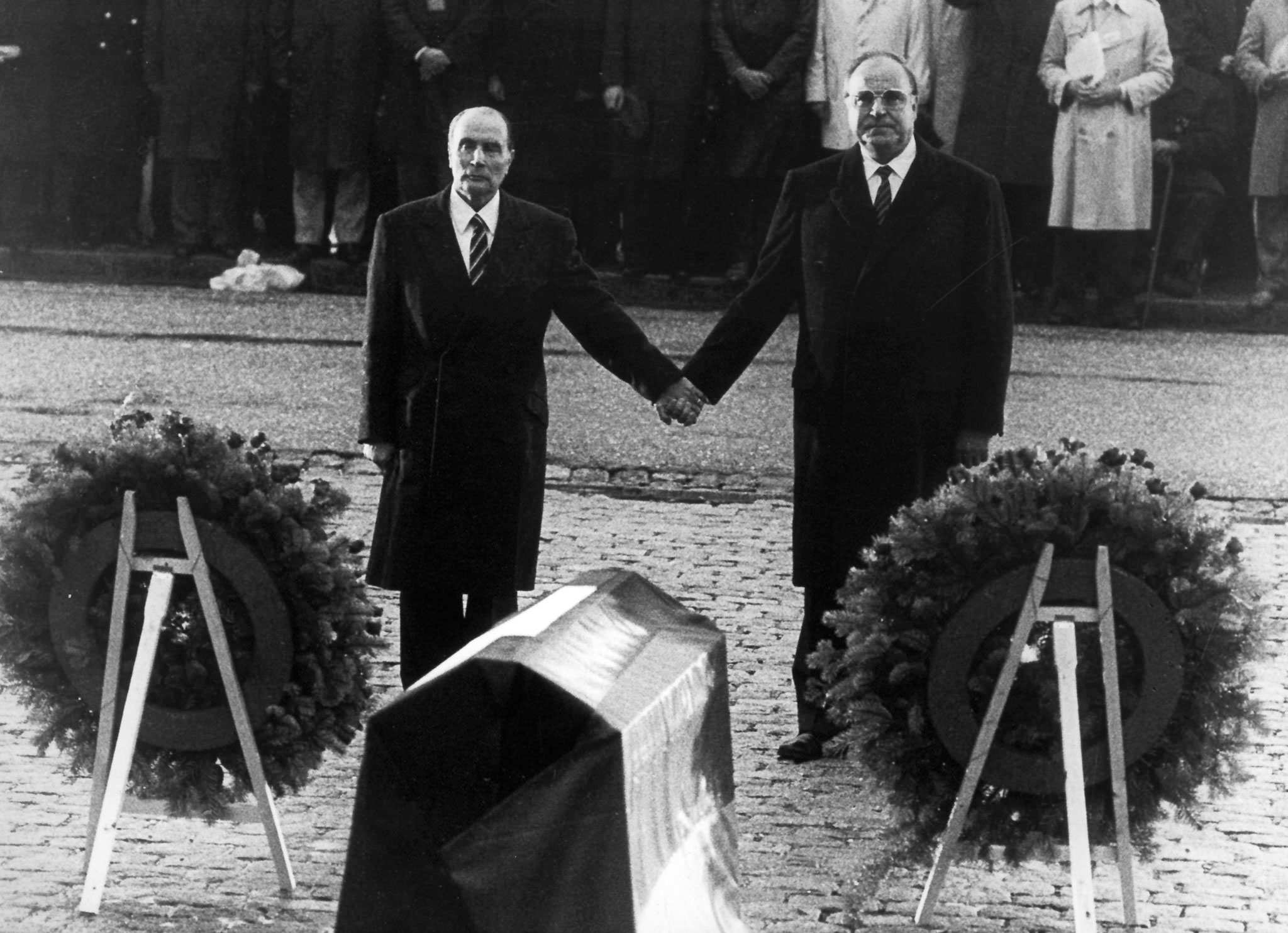 Helmut Kohl: former chancellor and father of German reunification dies ...
