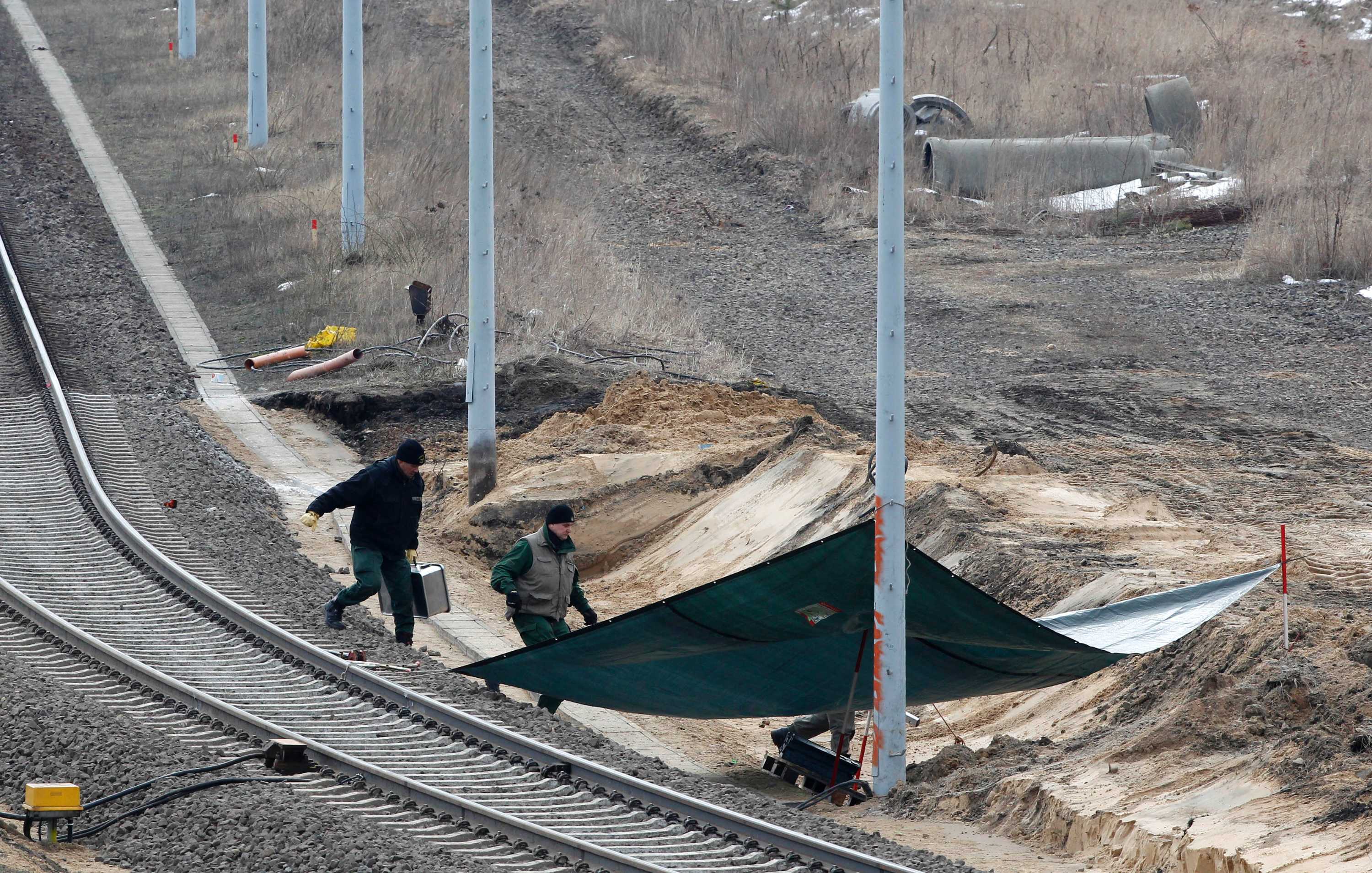 Unexploded WWII bomb found near Berlin station - ABC News