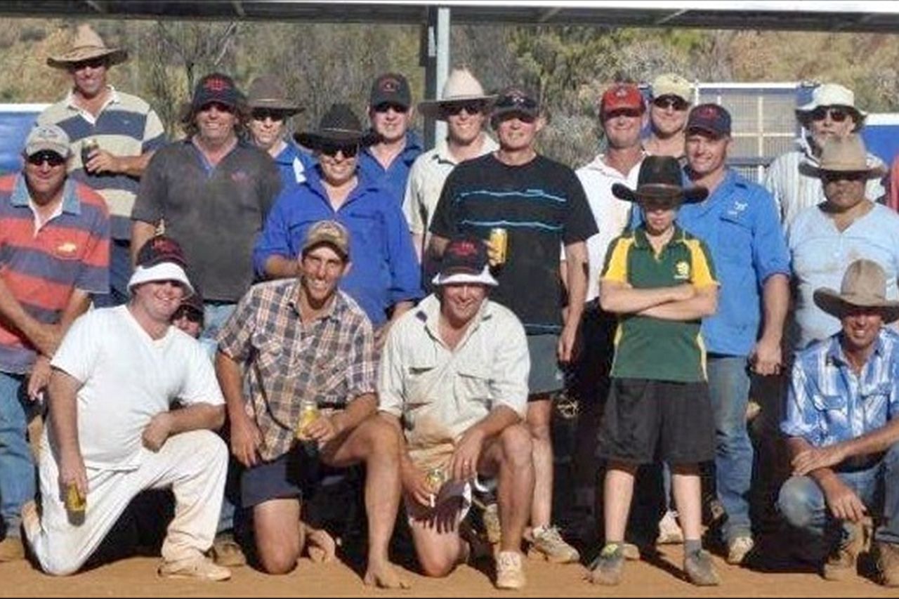 Bushies dominate annual Harts Range cricket match - ABC News