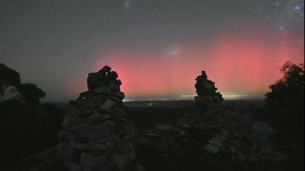 Aurora Australis spotted in Adelaide's south - ABC News
