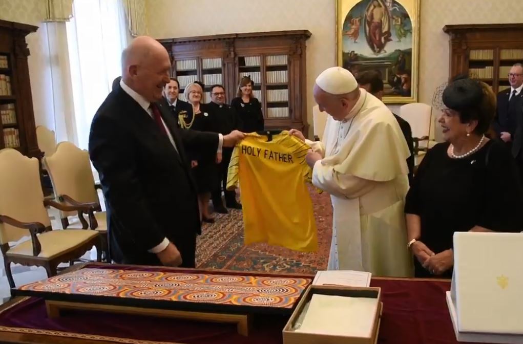 World Cup 2018: Pope Francis receives personalised Socceroos jersey ...