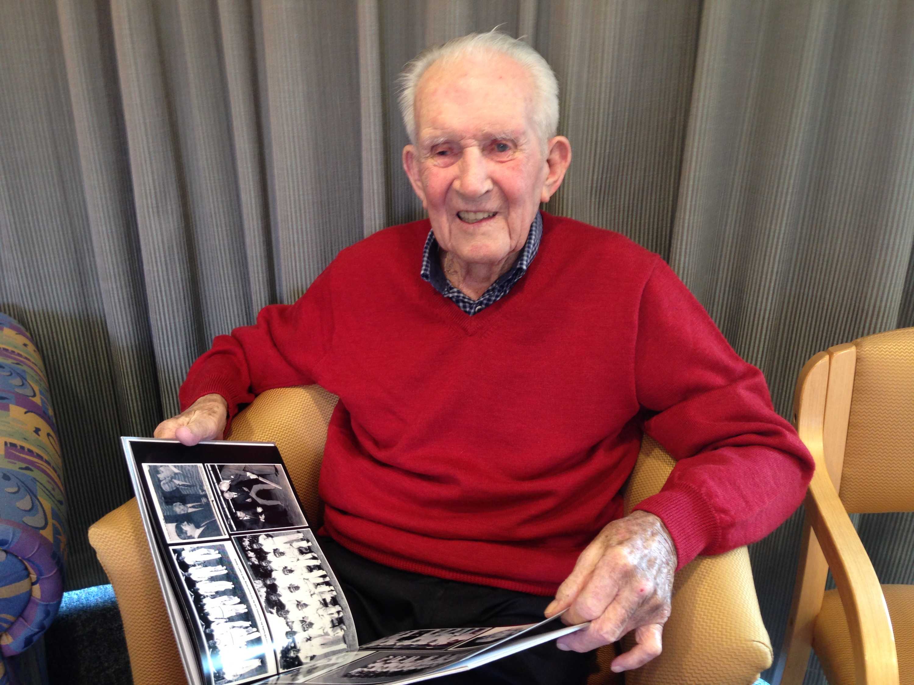 Former Tasmanian cricketer Jack Laver racks up rare unbeaten ton - ABC News