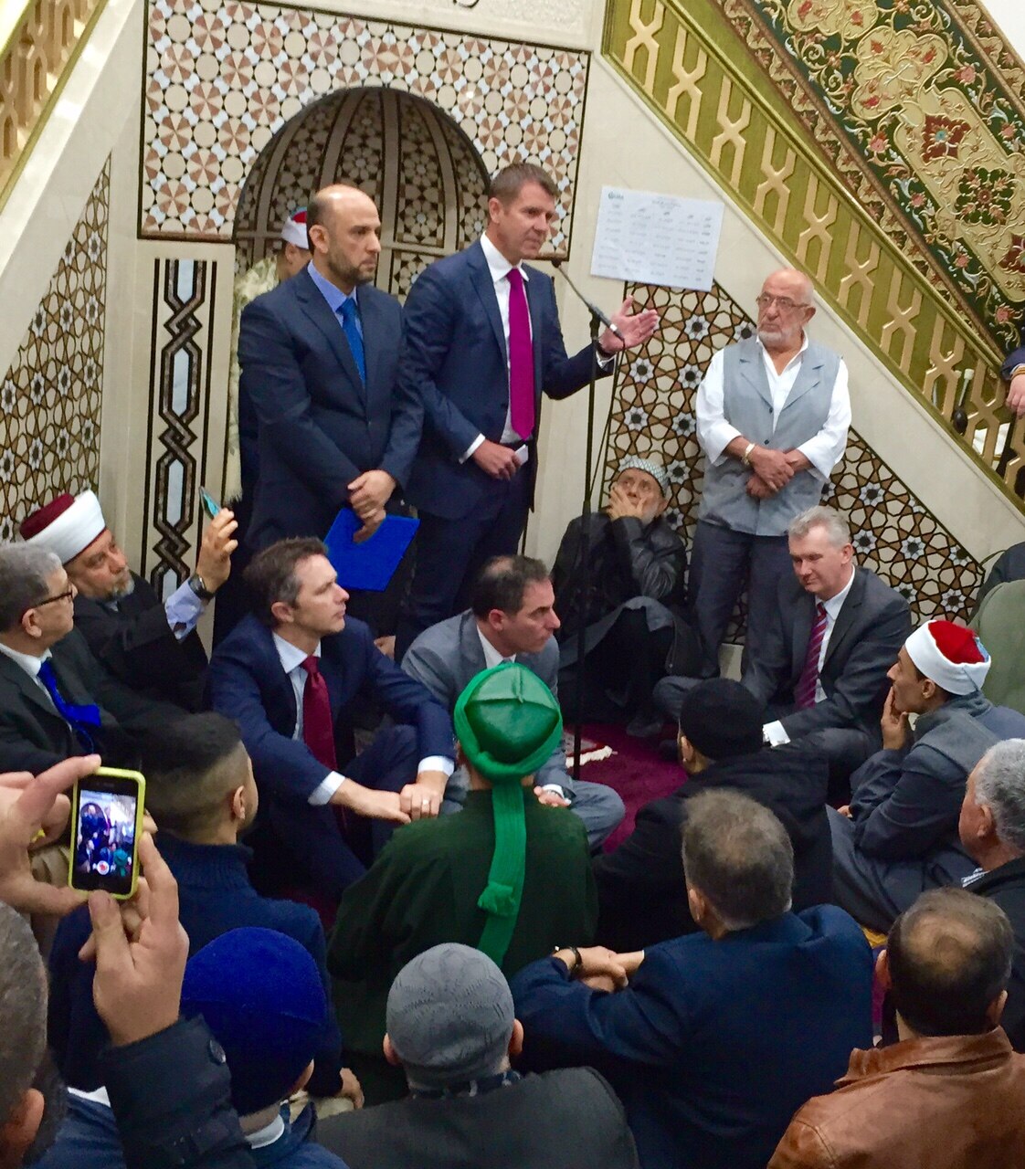 Muslims gather to celebrate Eid Al-Fitr, feast to mark end of Ramadan ...