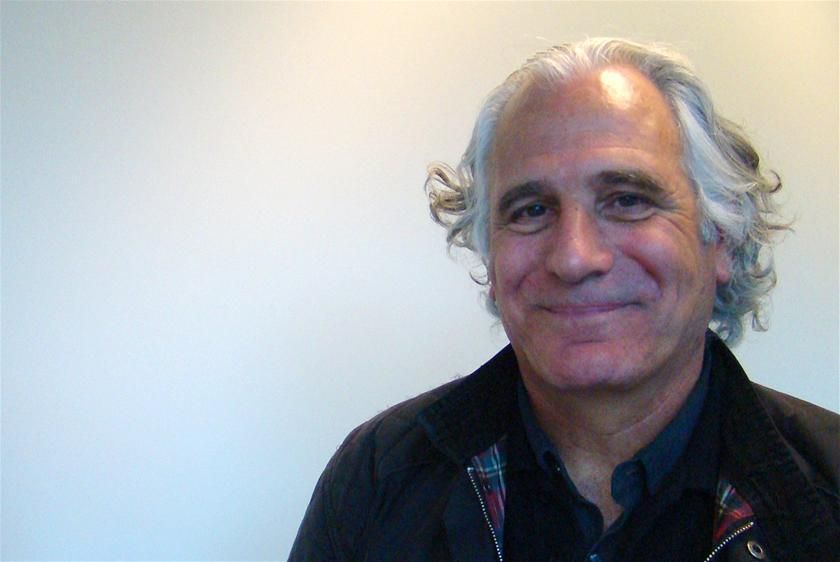 Mark Lewis makes Australia's first 3D movie on a curious topic - ABC listen