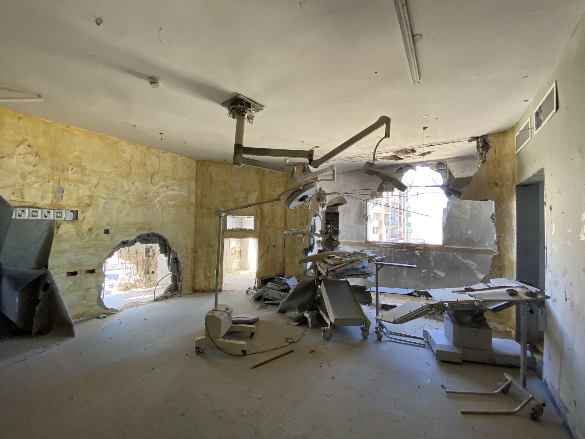 Australian UNRWA head saw children in Gaza 'rummaging through rubble ...
