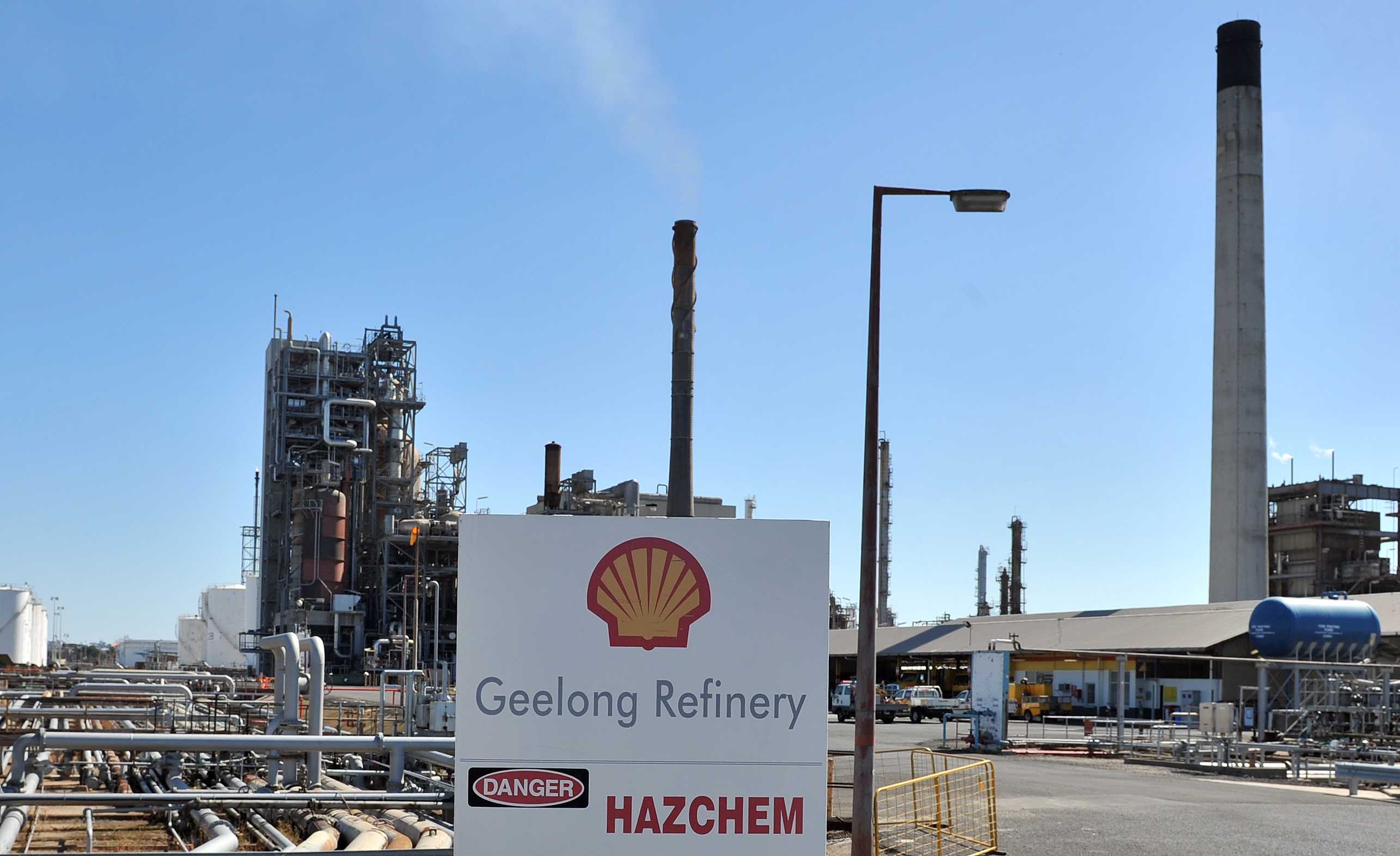 Shell to sell Geelong refinery - ABC News
