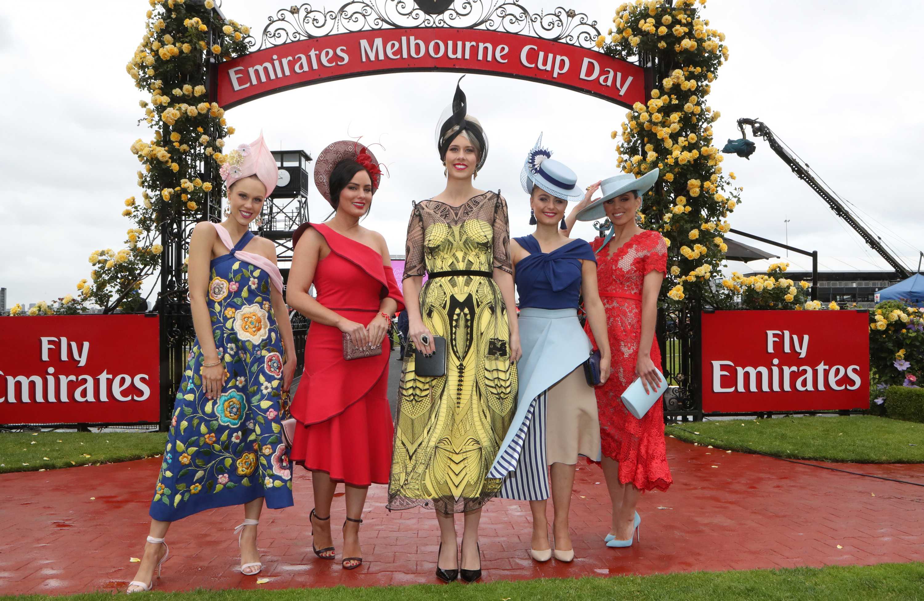 Melbourne Cup fashions dominate the field at Flemington - ABC News