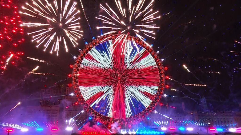 Fireworks displays around the world ring in 2025 - ABC News