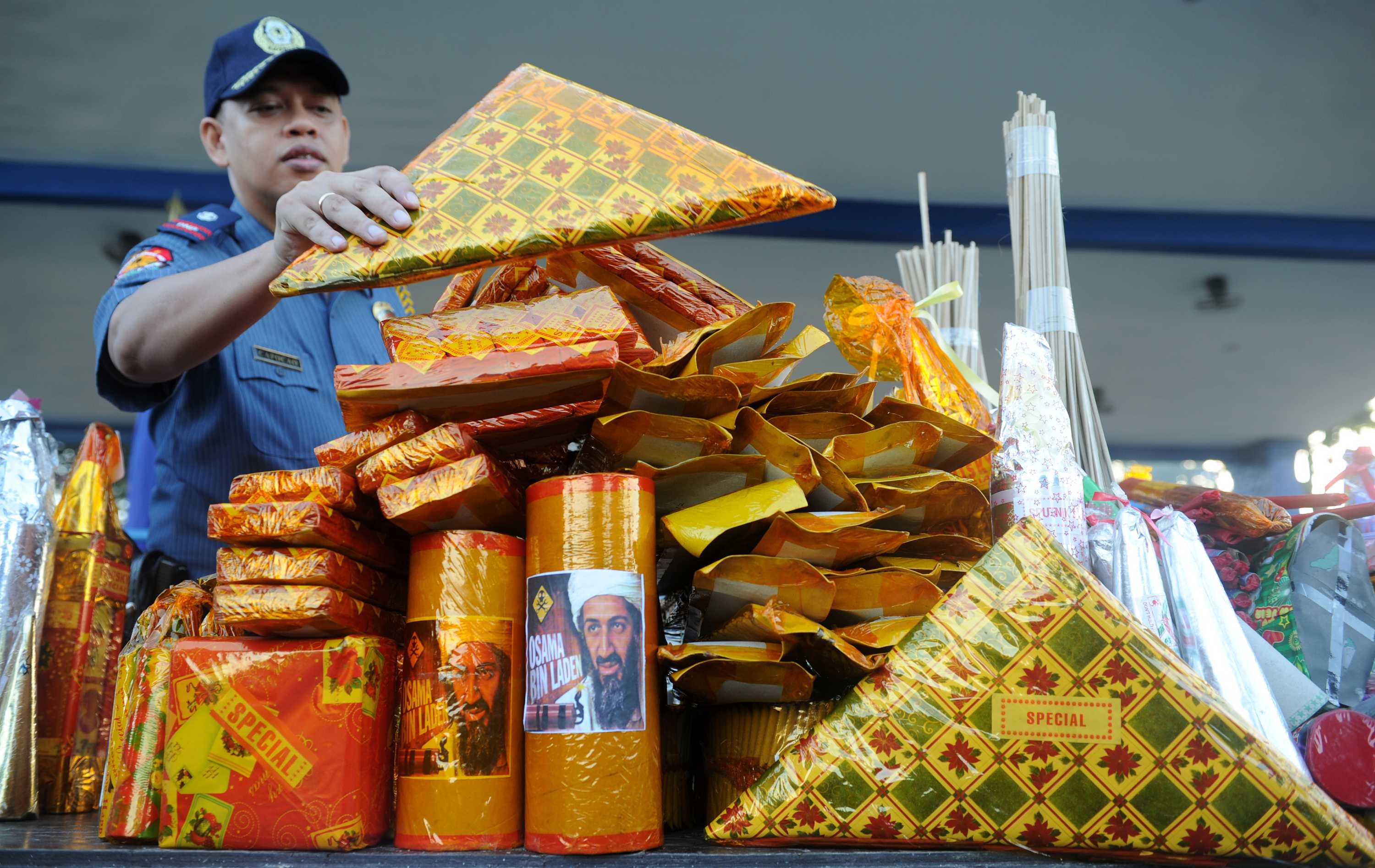 Philippines cracks down on illegal firecrackers - ABC News