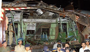 Mumbai train bombings death toll rises - ABC News