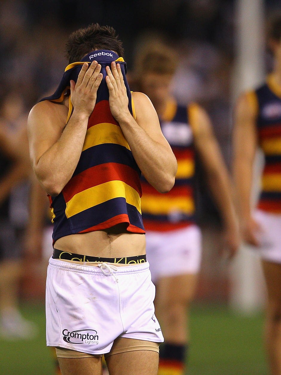 Magpies expose Crows' underbelly - ABC News