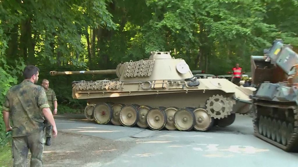 German authorities removed the Panther tank from 84-year-old's property ...