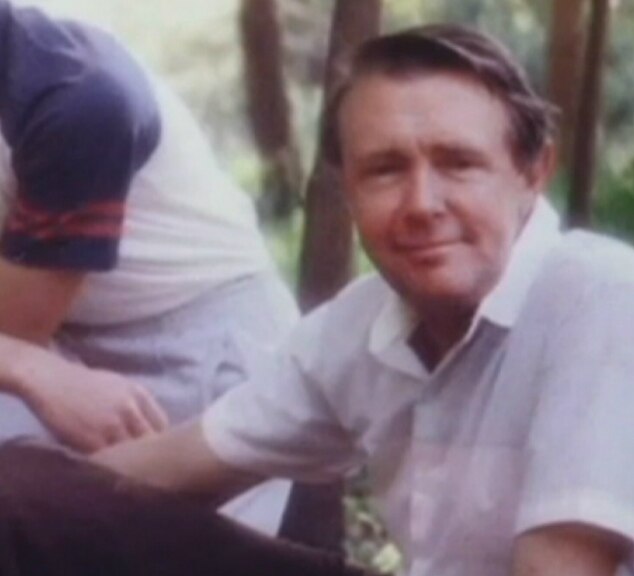 Ex-judge Richard Gee dies after being found in swimming pool - ABC News