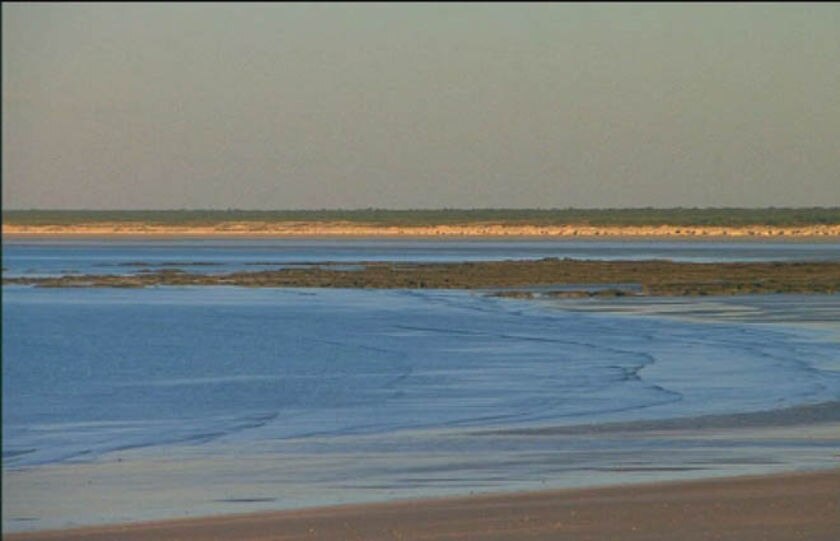 Government moves forward with James Price Point - ABC News