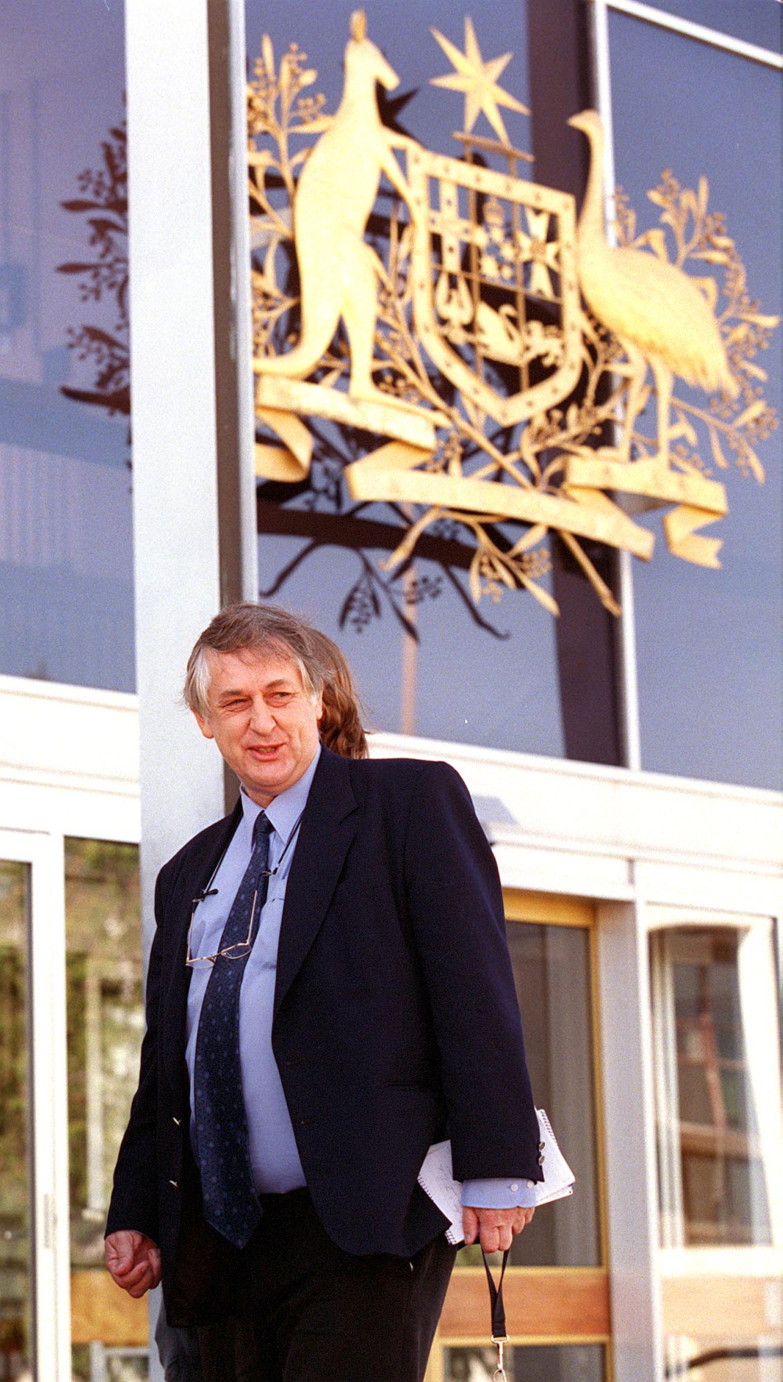 Bob Ellis obituary: Author, journalist and political commentator dies ...