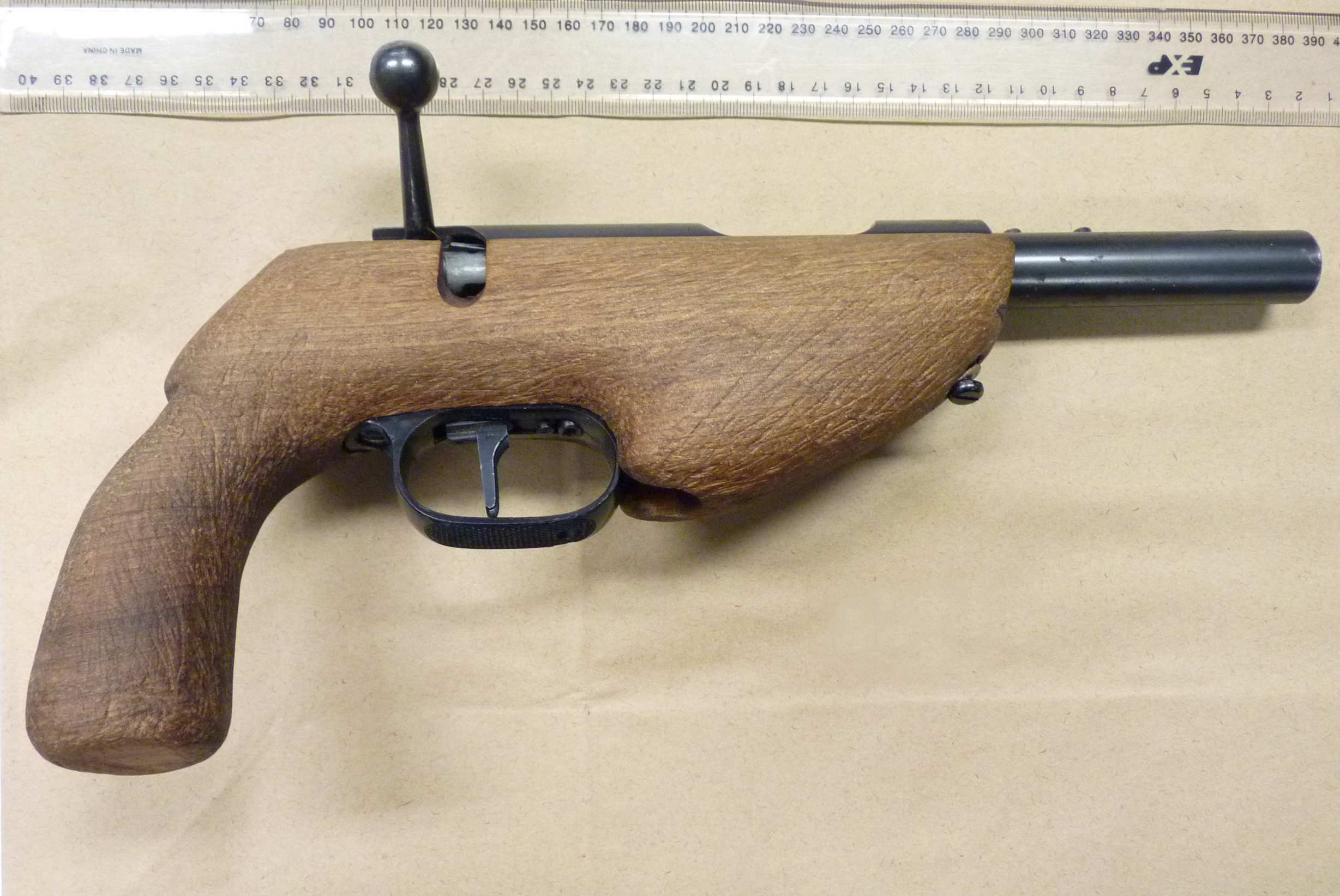 Loaded, sawn-off rifle found in Adelaide bikie's car boot, police say ...