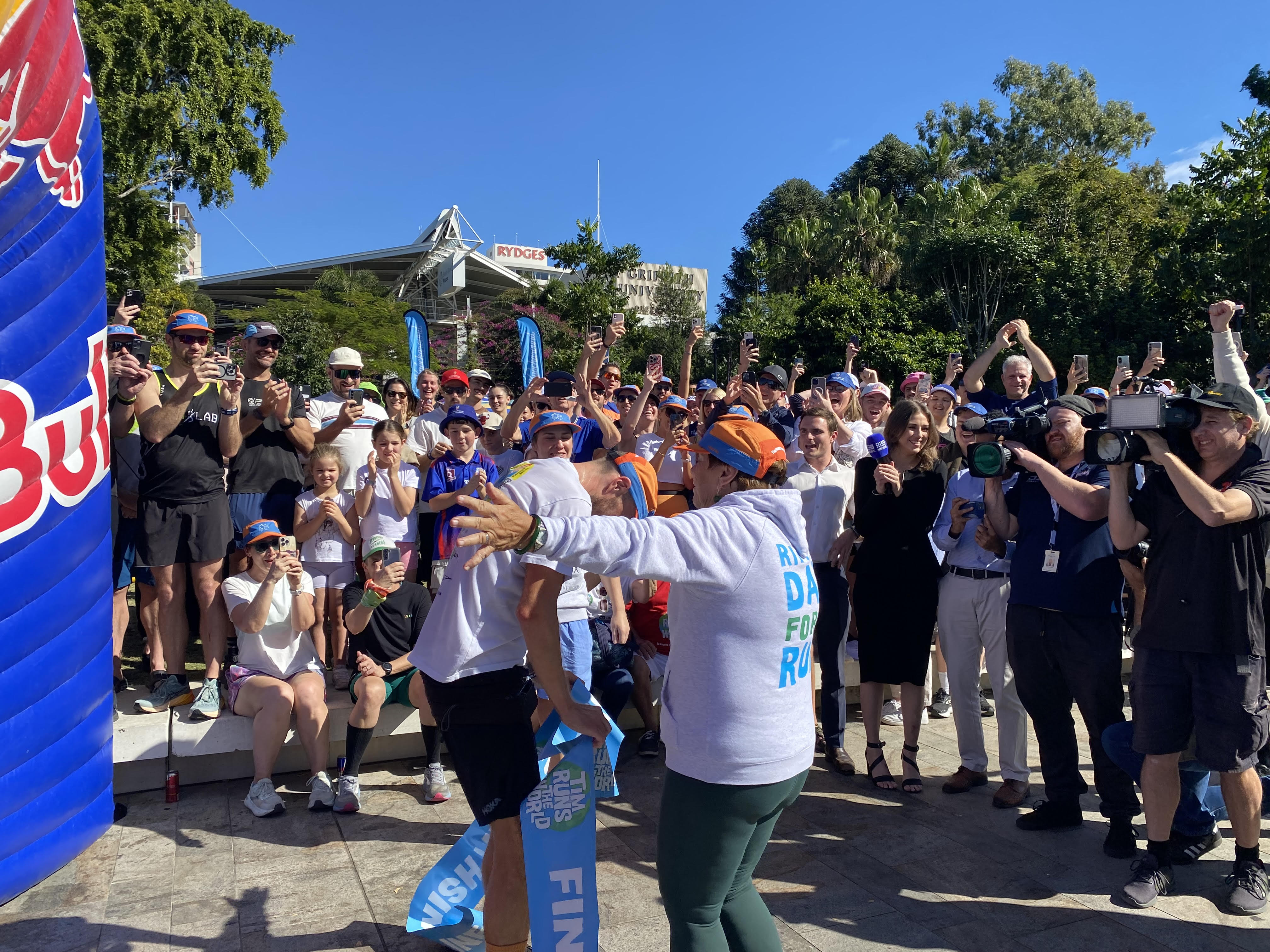 Runner Tim Franklin ends 576-day run around the world in Brisbane - ABC ...