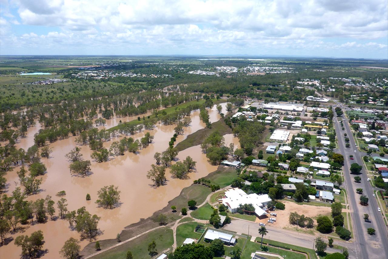 Emerald pleads for government help for flood recovery - ABC News