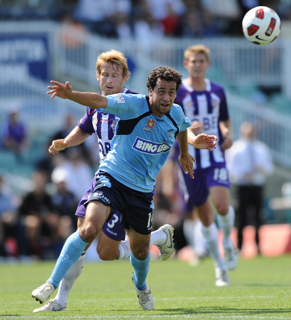 Alex Brosque a 50-50 chance to play Sydney FC's A-League clash with ...