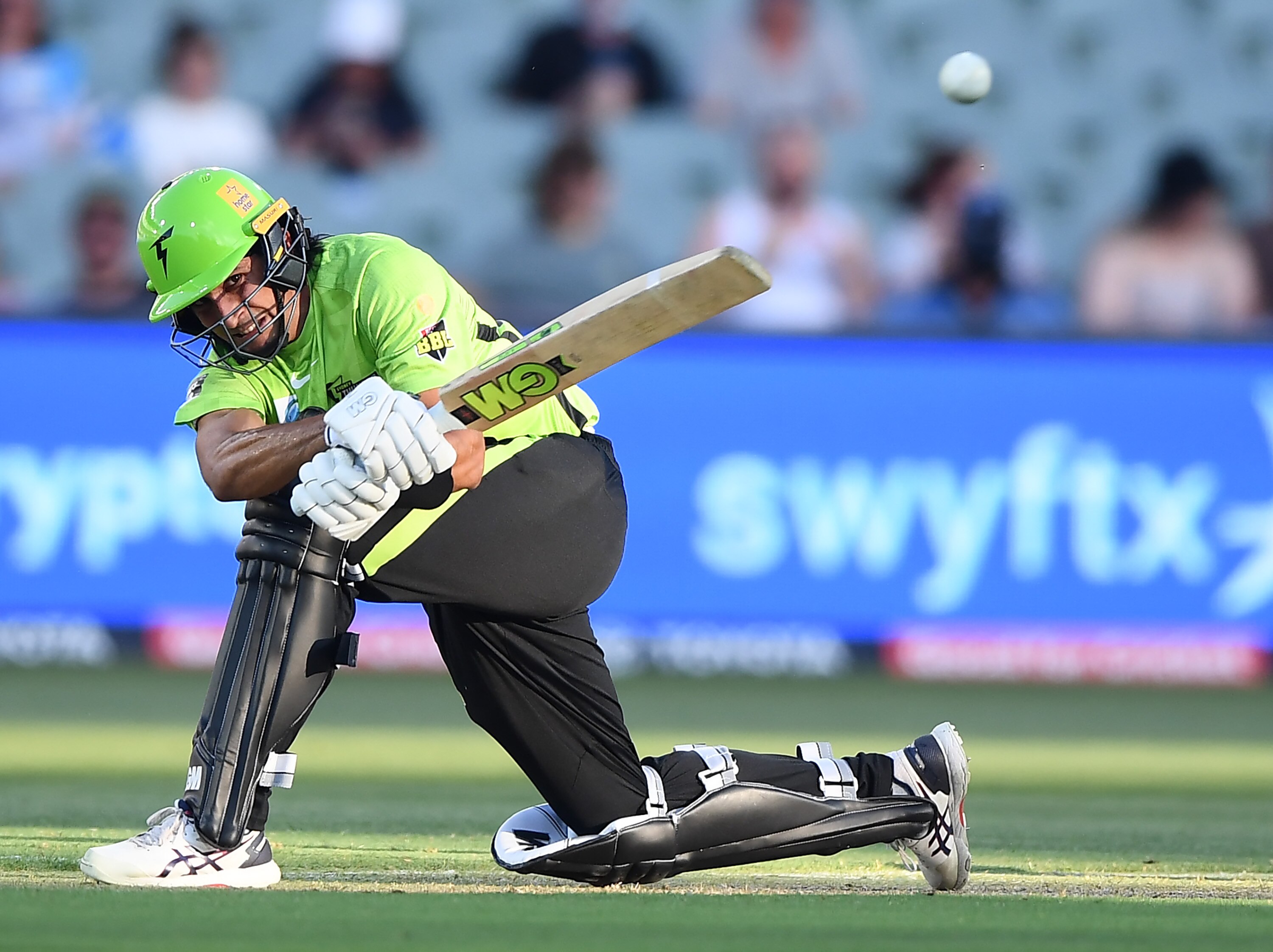 Jason Sangha explodes in Sydney Thunder's 22-run New Year's Eve Big ...