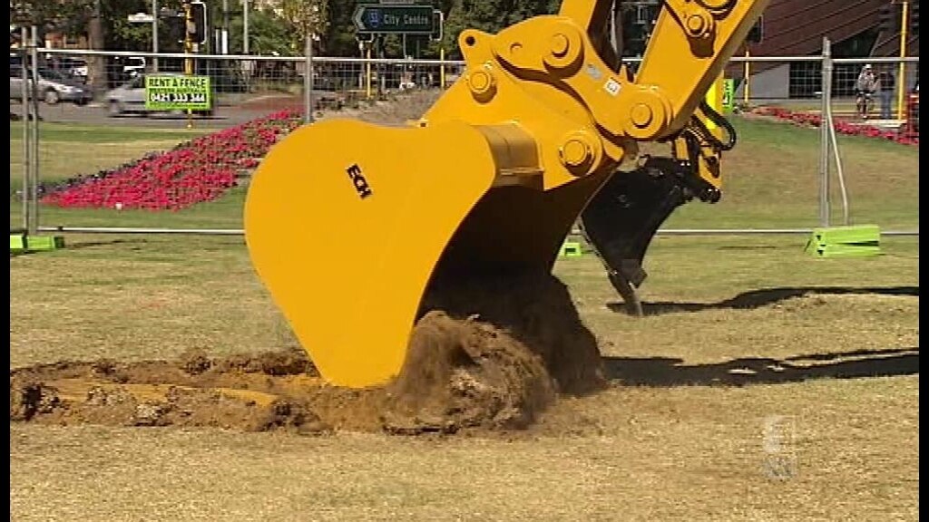 Construction begins on Perth waterfront - ABC News