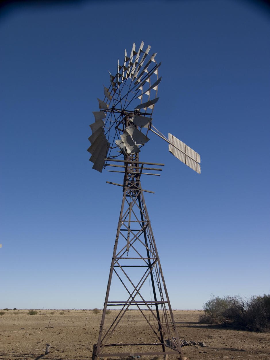 Man dies in windmill accident near Bourke - ABC News