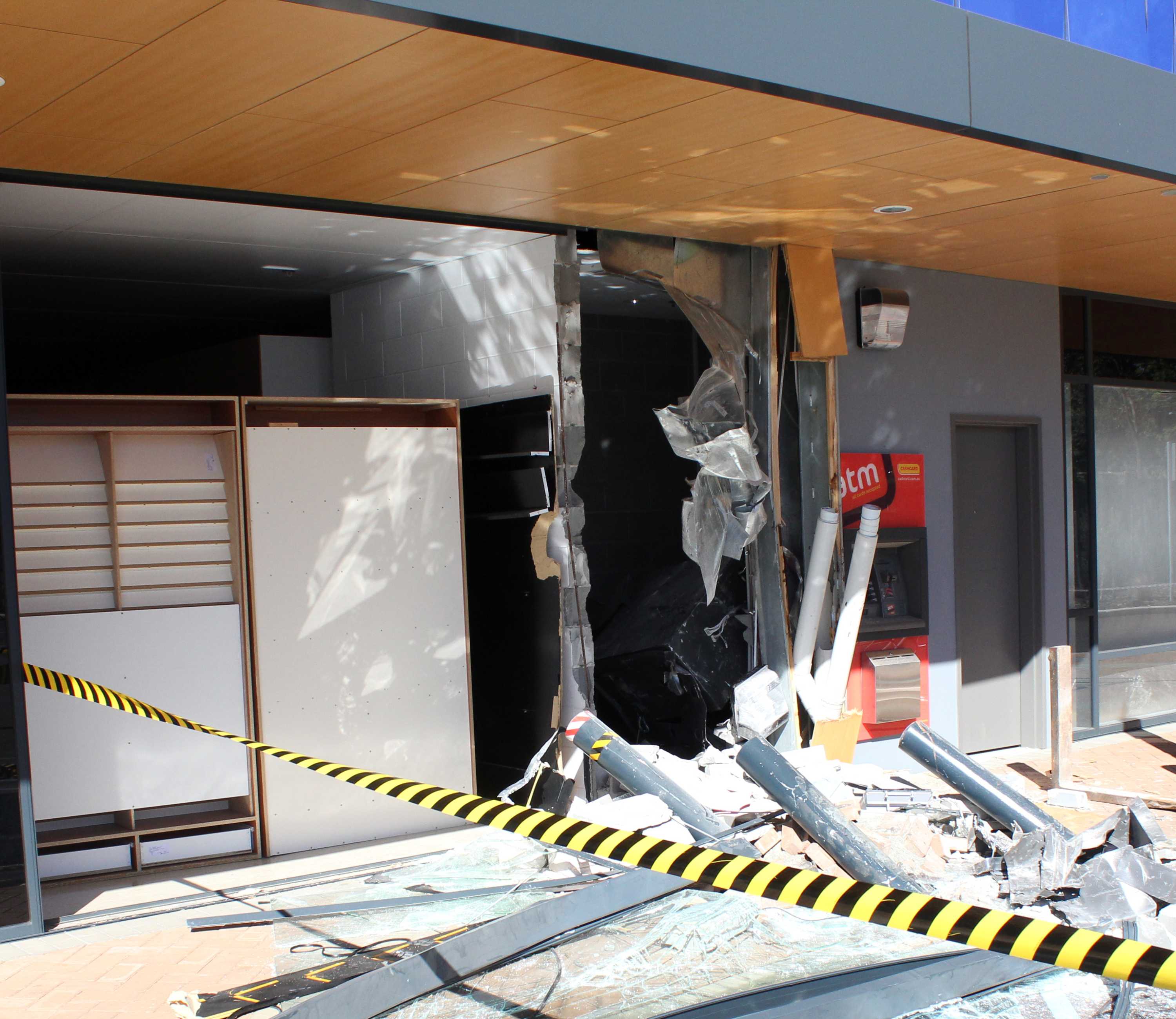 Thieves ram raid Albany shops but leave empty handed - ABC News