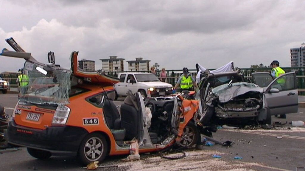 Traffic chaos after fatal crash on Brisbane's Story Bridge - ABC News