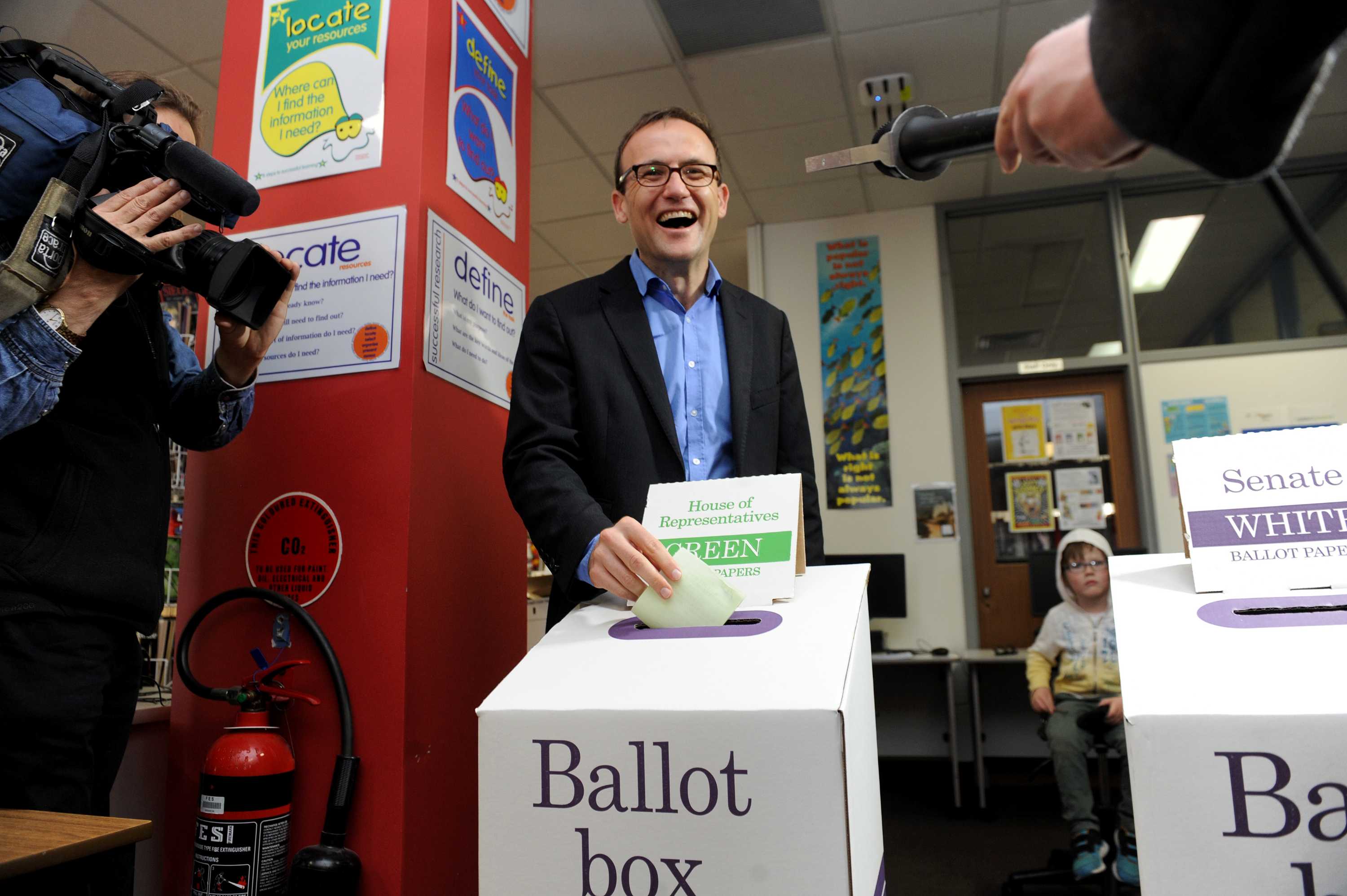 Adam Bandt wins Melbourne with a 'strong mandate for action on climate ...
