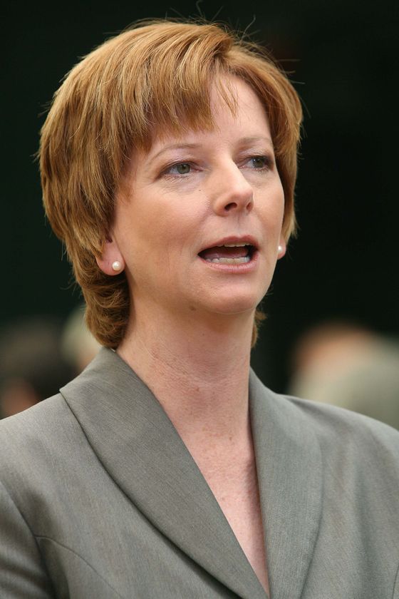 Gillard fires back at 'defeatist' Keating - ABC News