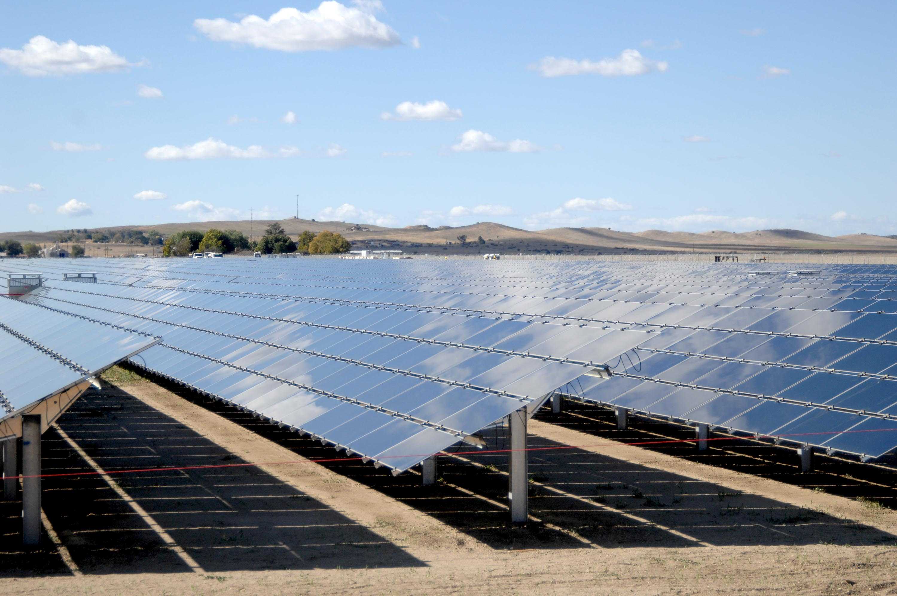Opening of world's largest solar power plant in California brings ...