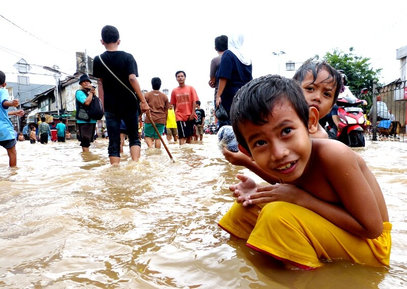 Jakarta floods leave hundreds of thousands homeless - ABC News