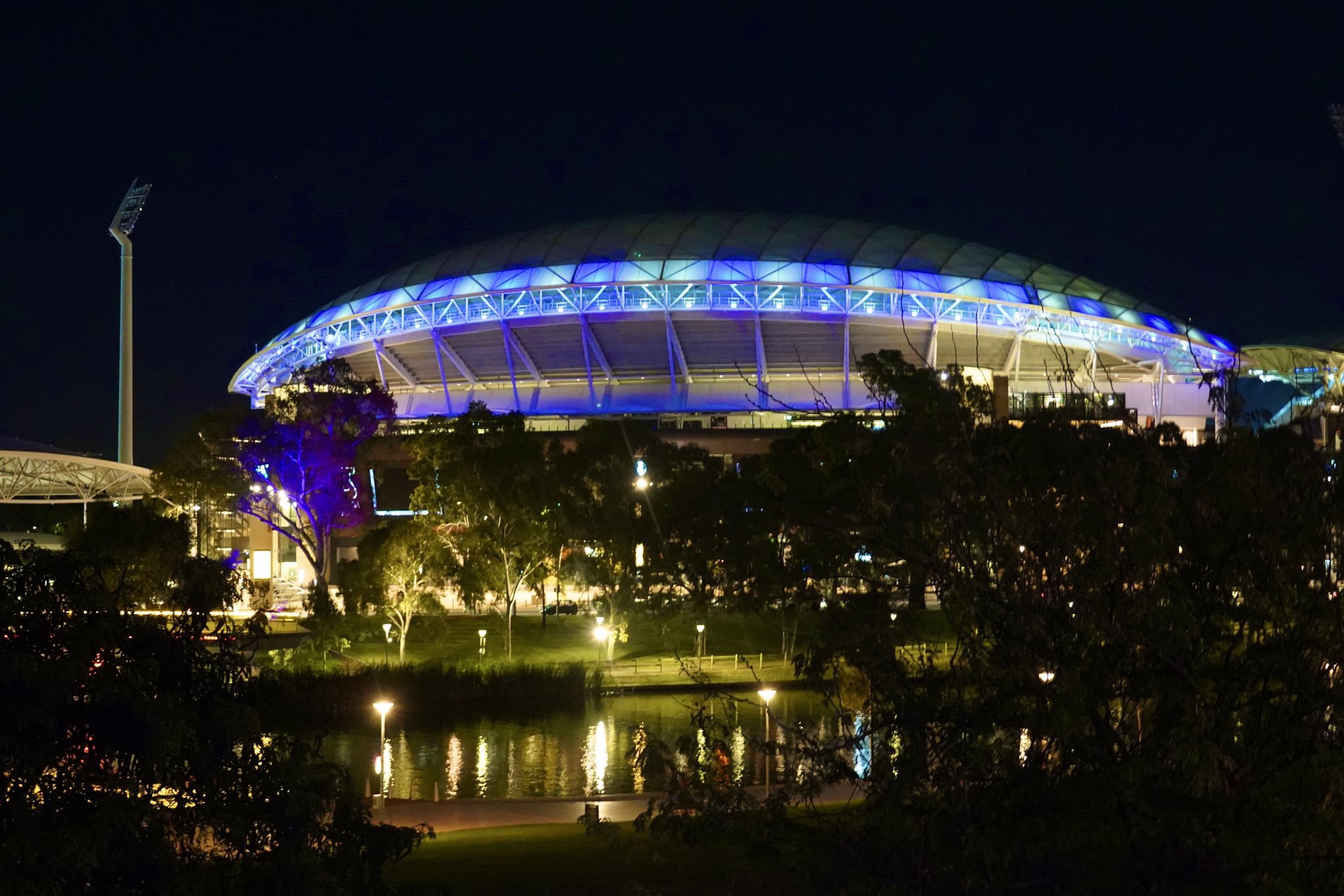 Adelaide lights up in solidarity with Israel - ABC listen