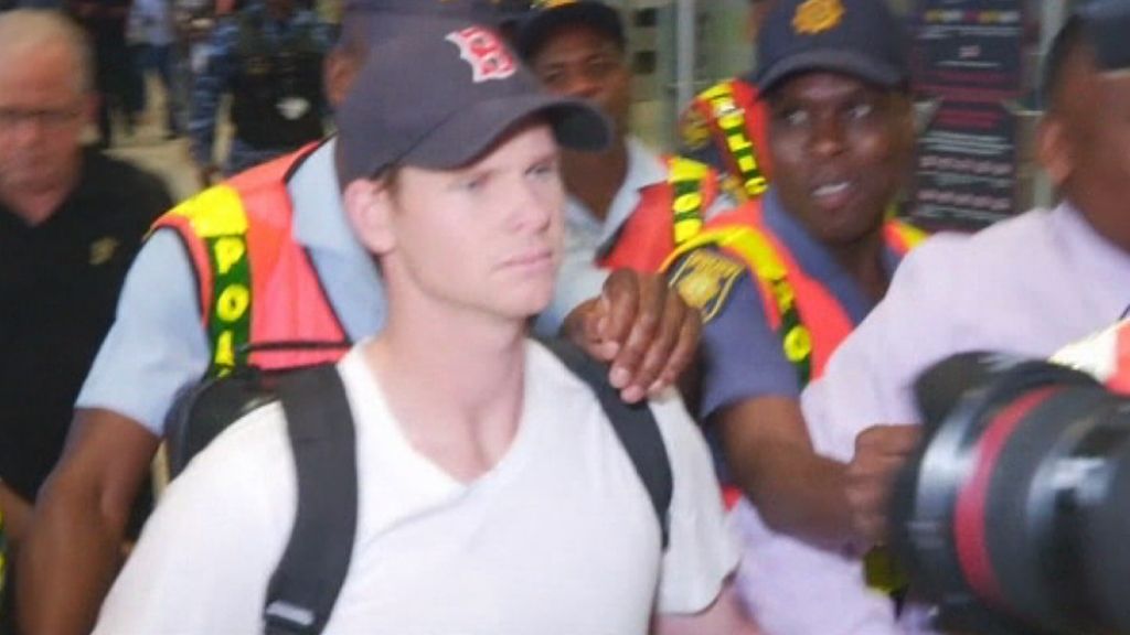 Steve Smith leaves South Africa after ball-tampering scandal - ABC News