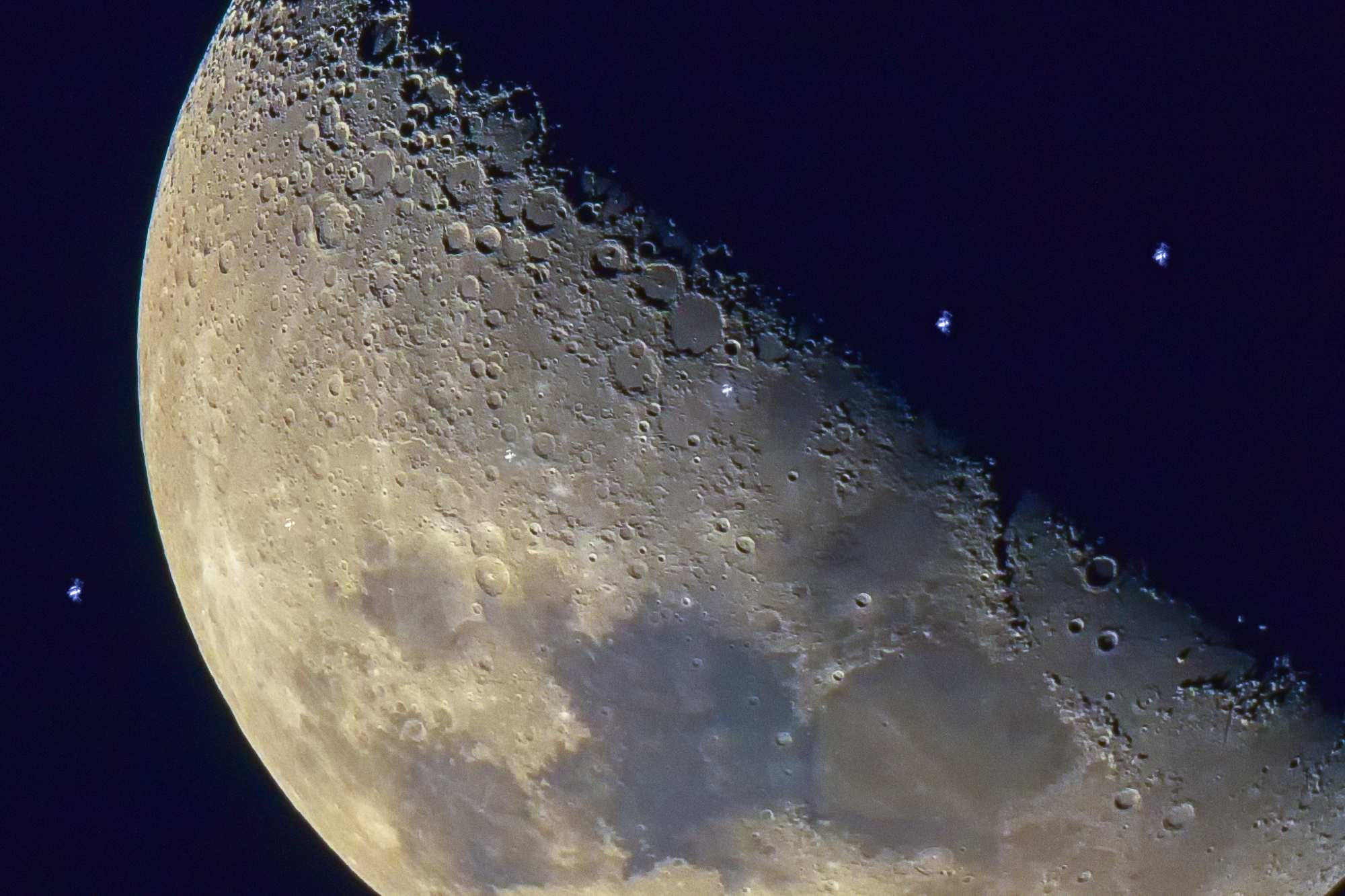Photographer captures perfect shot of International Space Station ...