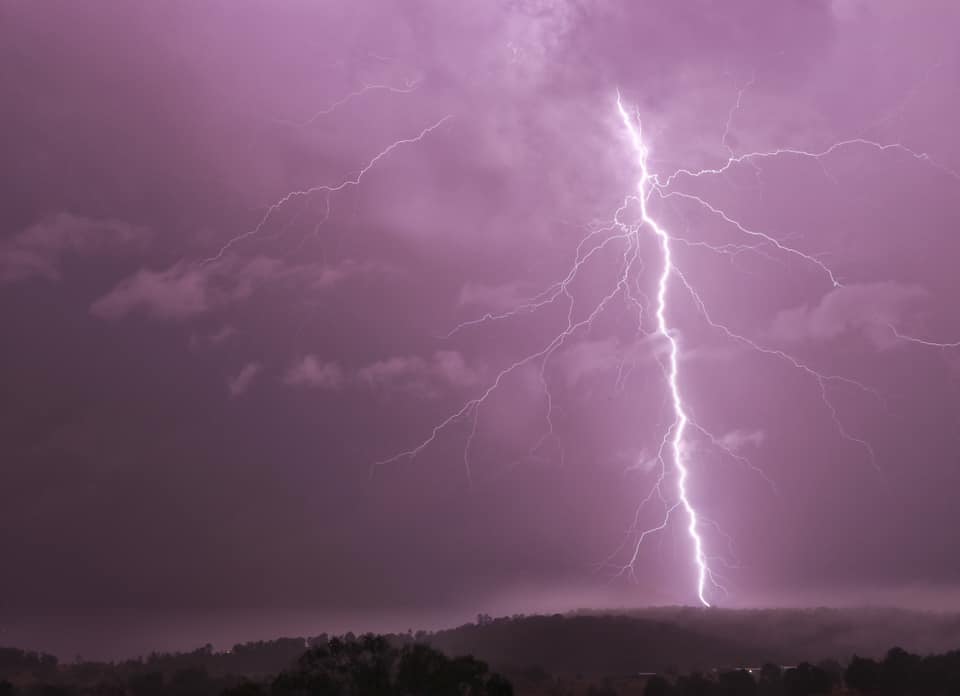 BOM warns storms on the way for central and south-eastern Queensland ...