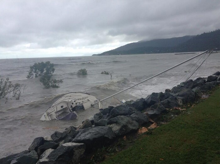 BOM defends cyclone warning system - ABC News